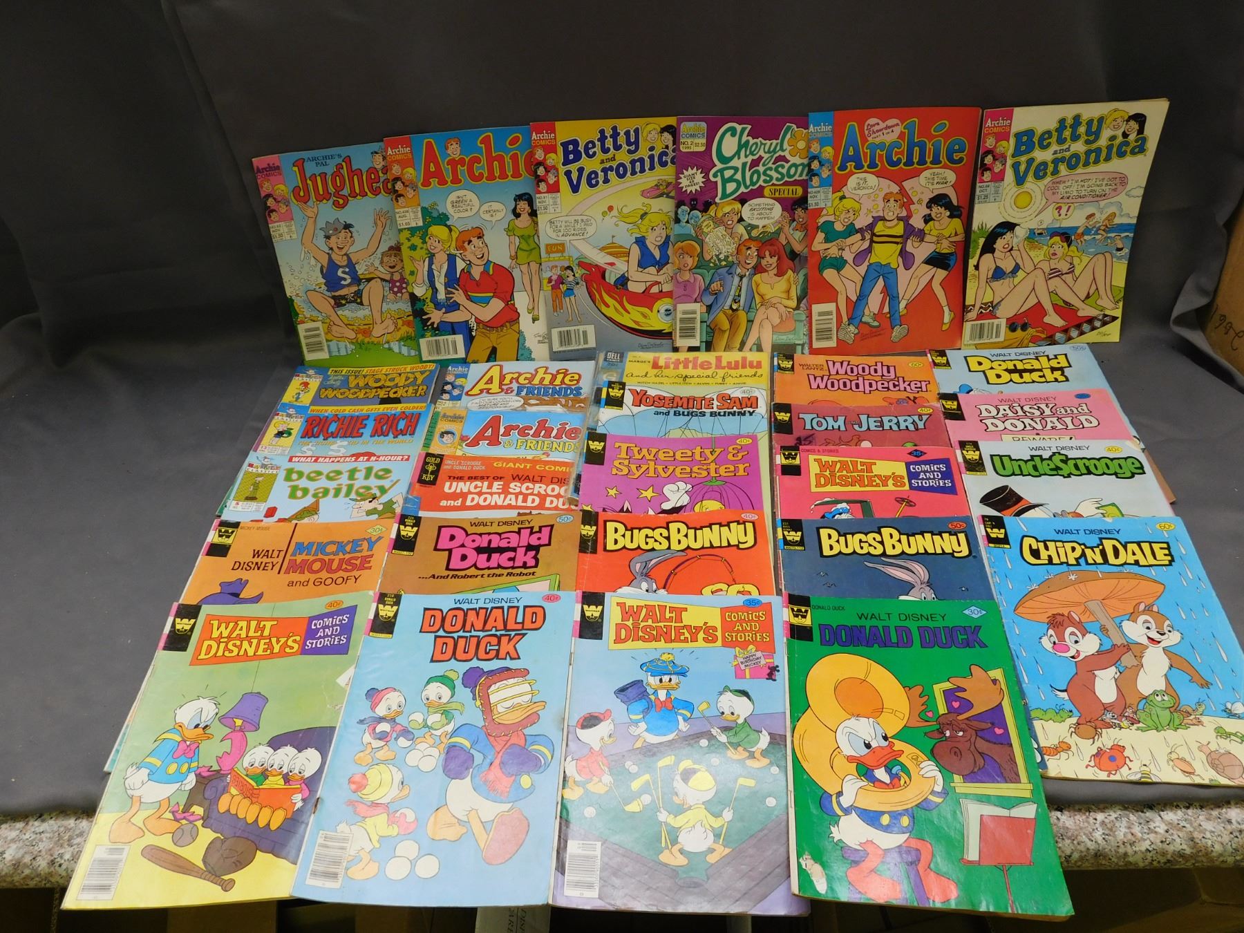 Lot of 29 Kids Children's Comics Archie, Walt Disney, Looney Tunes ...