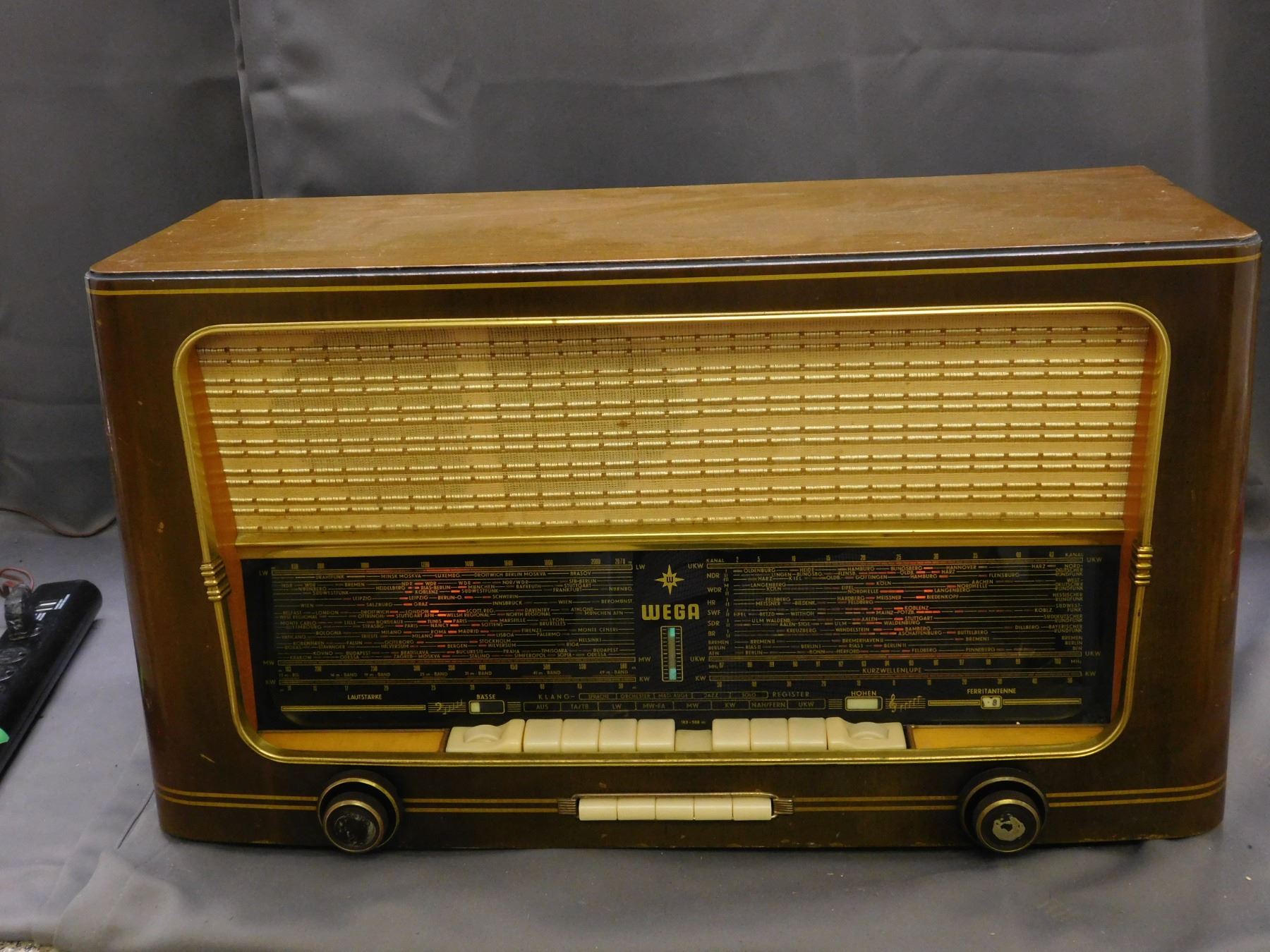Wega Vintage Short Wave Radio Wooden Tube Radio