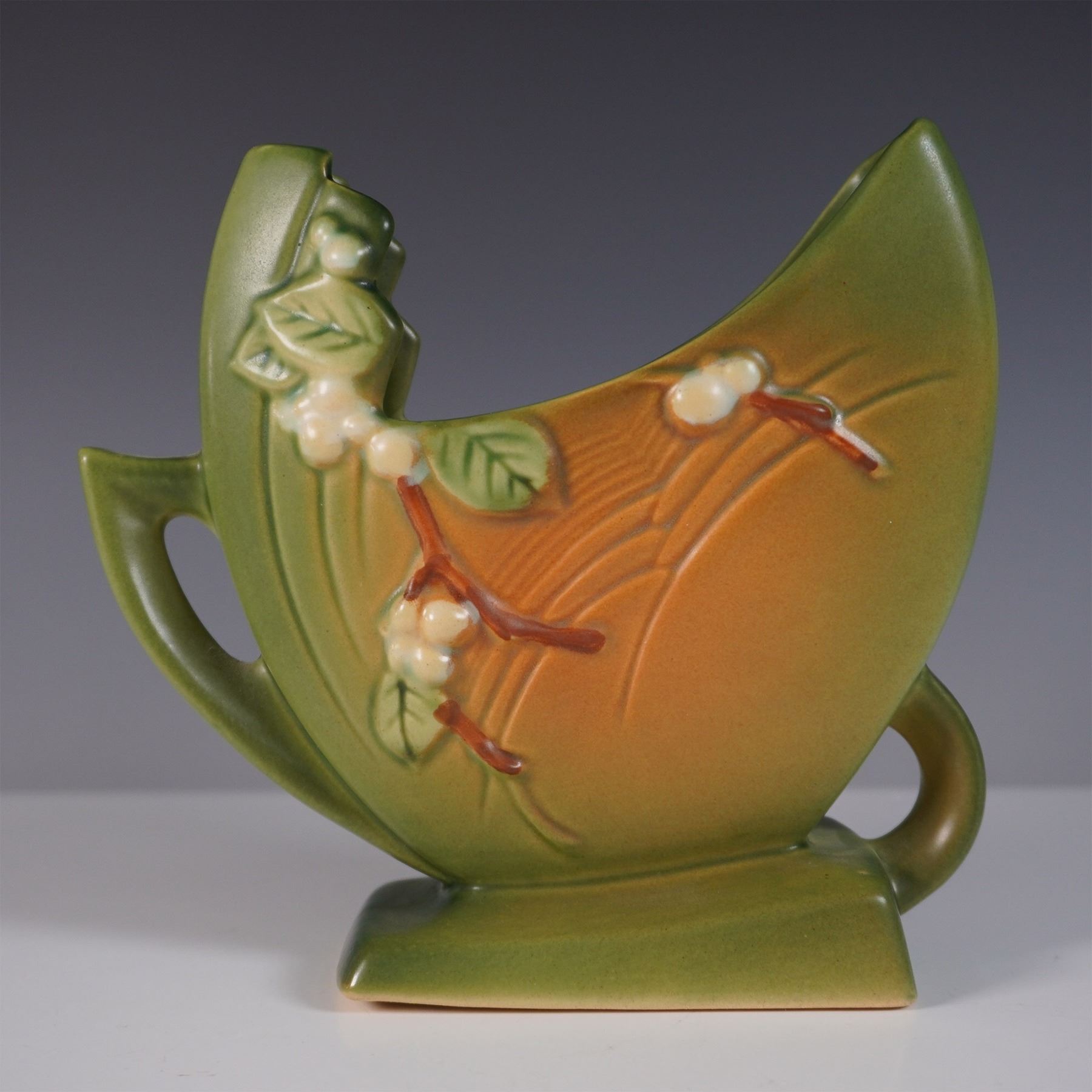 Roseville Pottery Ceramic Fan Vase, Snowberry