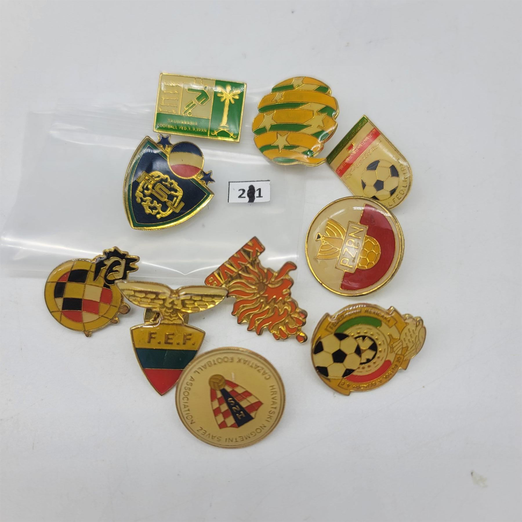 10 World Country Football Team Pins Badges