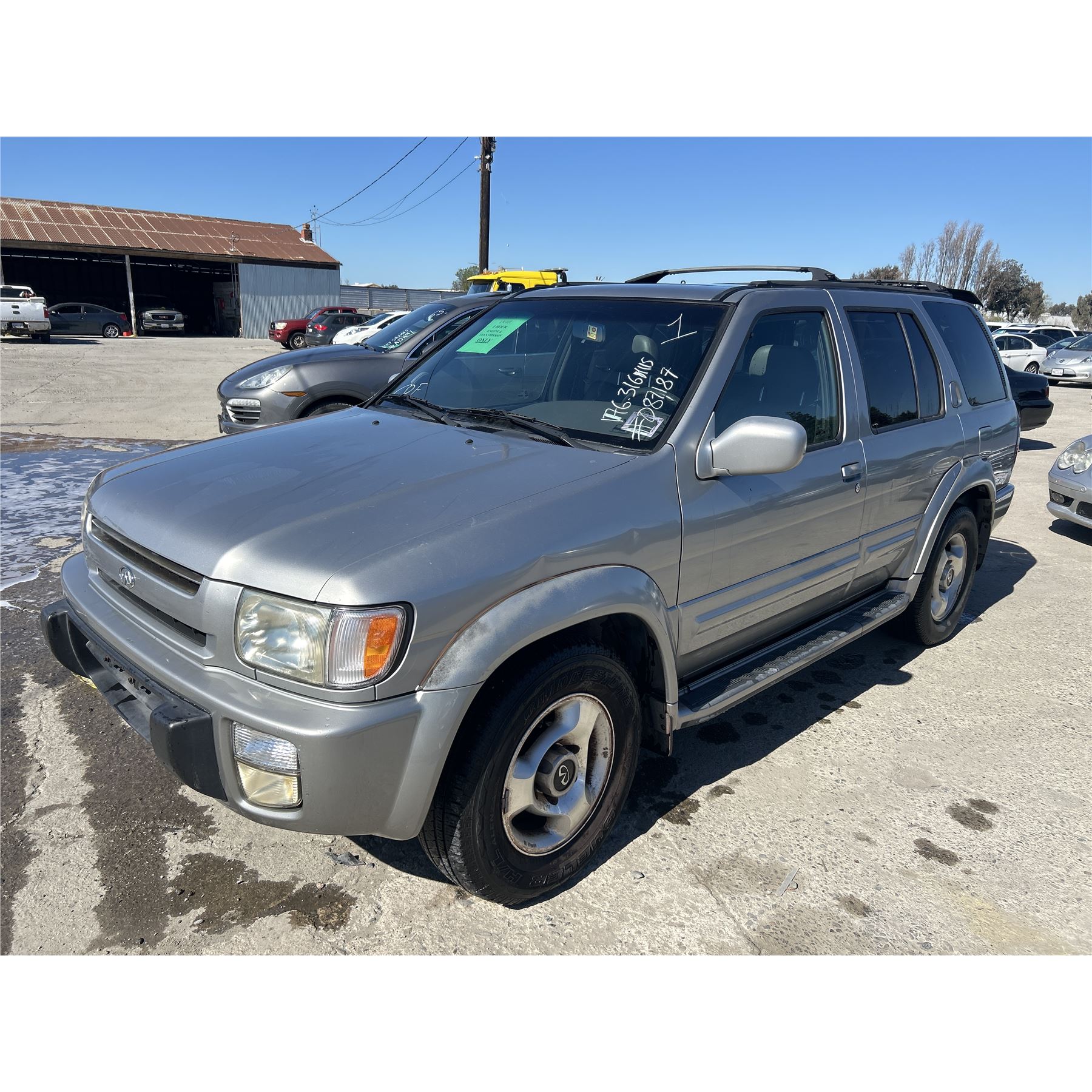 2000 Infiniti QX4