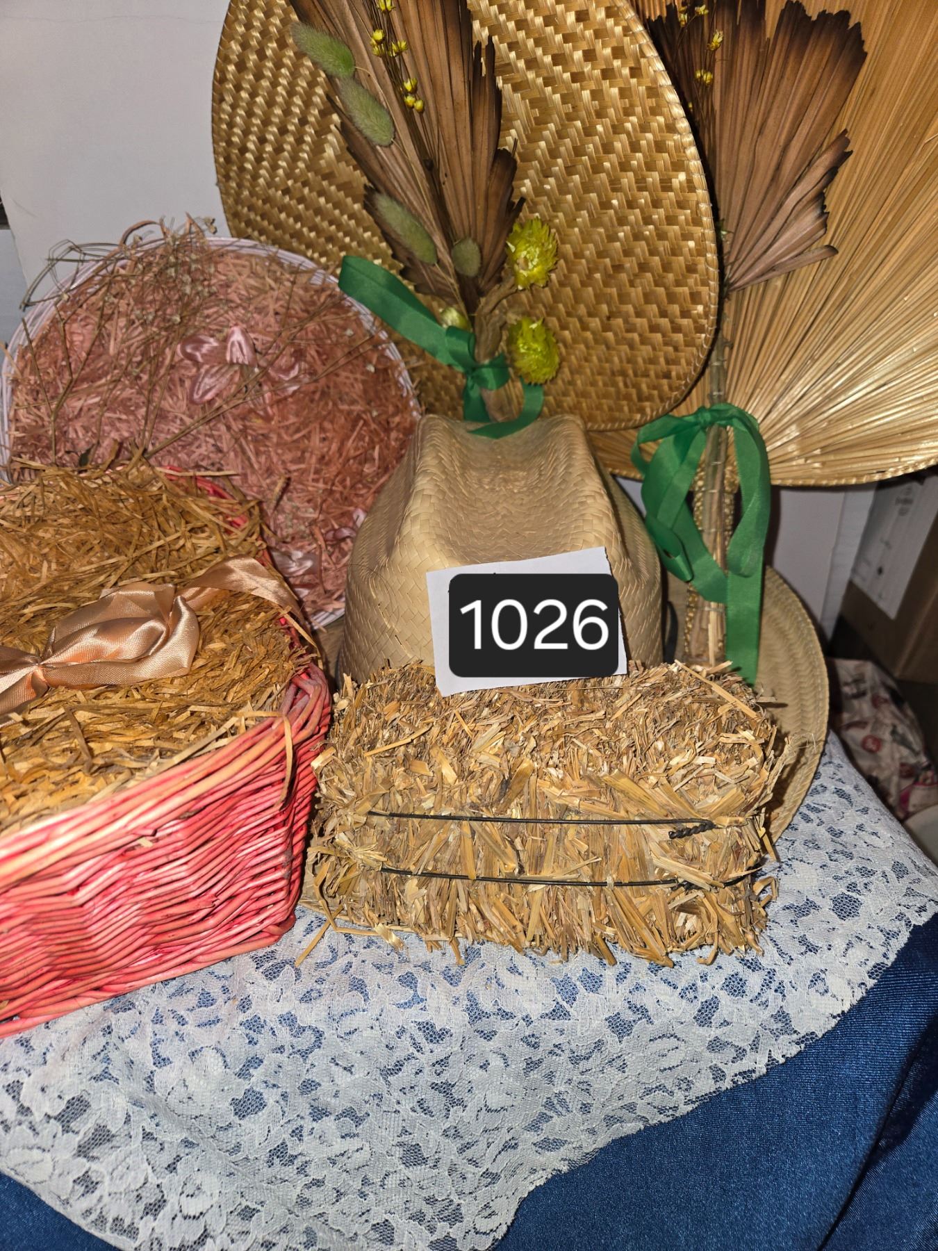 1026 Box of Vintage Straw Items – hat, bale, wall art - Schmalz Auctions