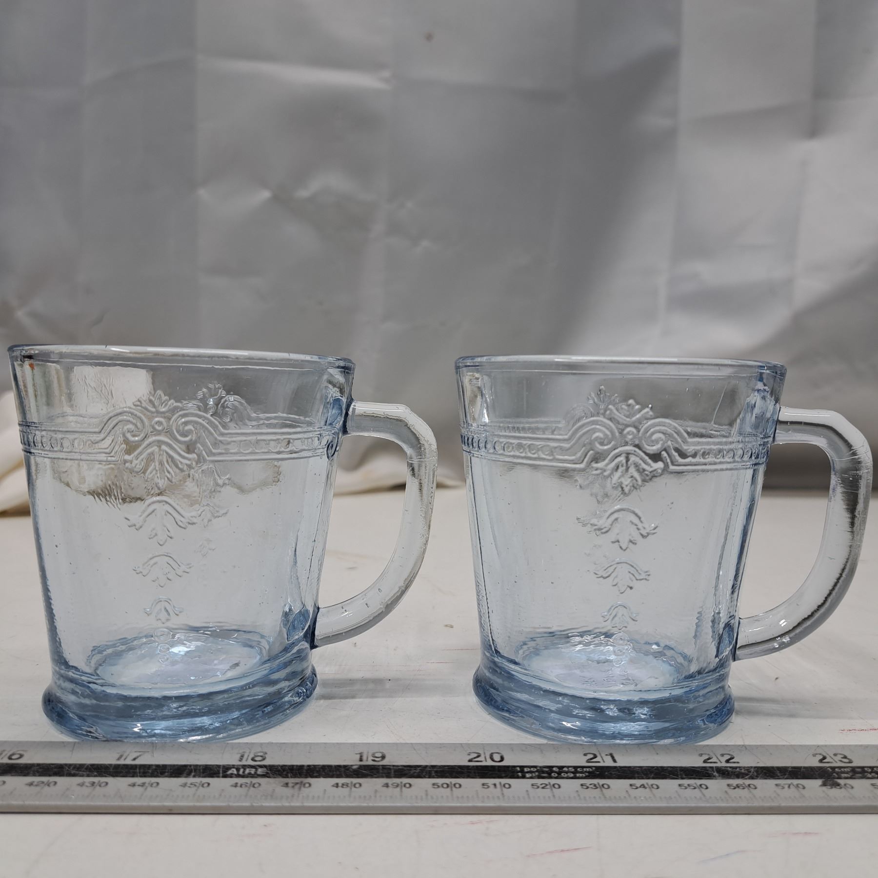 2 fire king sapphire blue cups - Schmalz Auctions