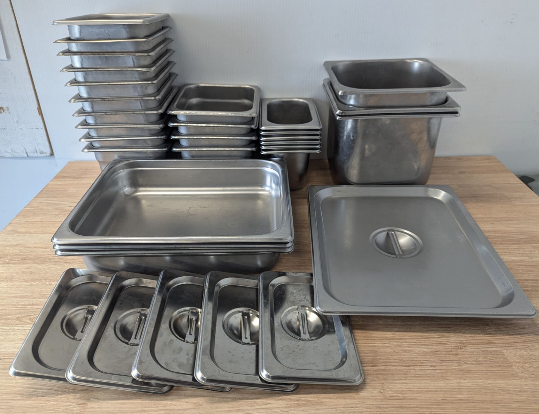 Various Sizes of Stainless Steel Inserts & Lids - Lot of 32pcs|NB7/FtMC1