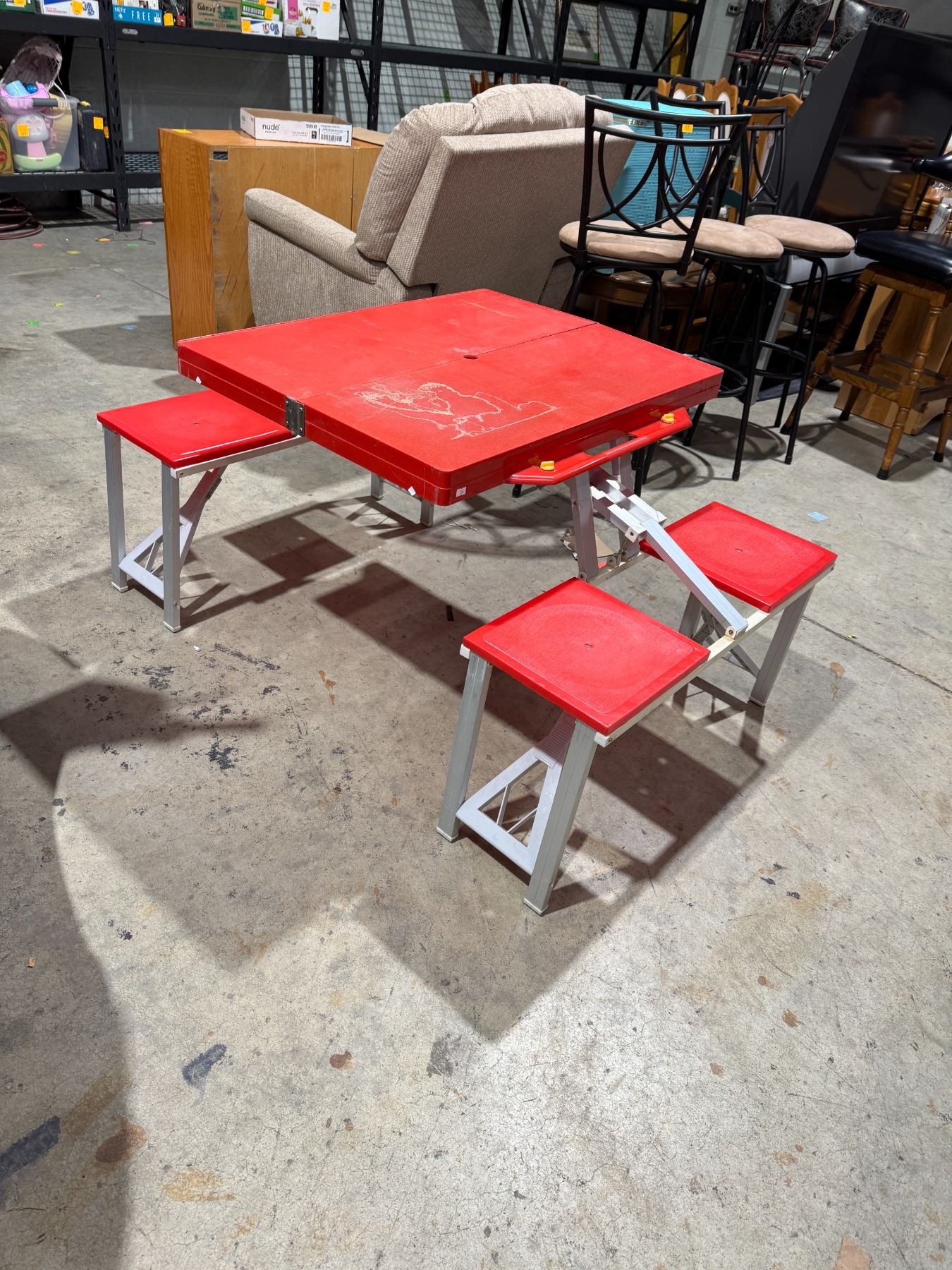 Folding camp table