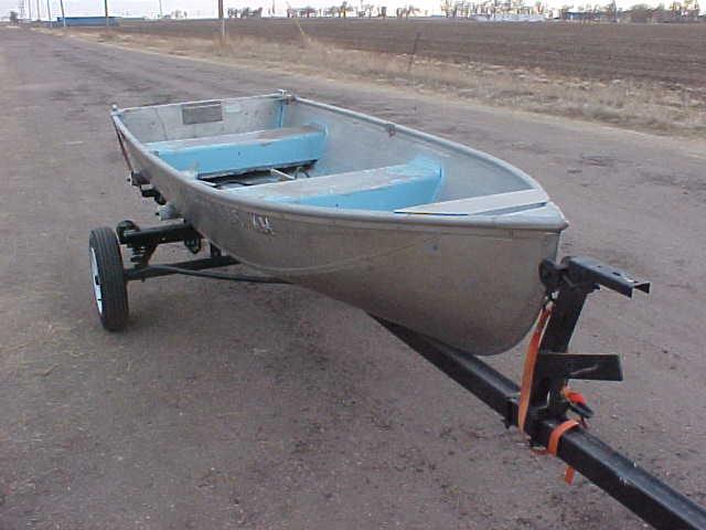 1977 12' ALUMINUM LOWE-LINE V-BOTTOM BOAT W/TRAILR