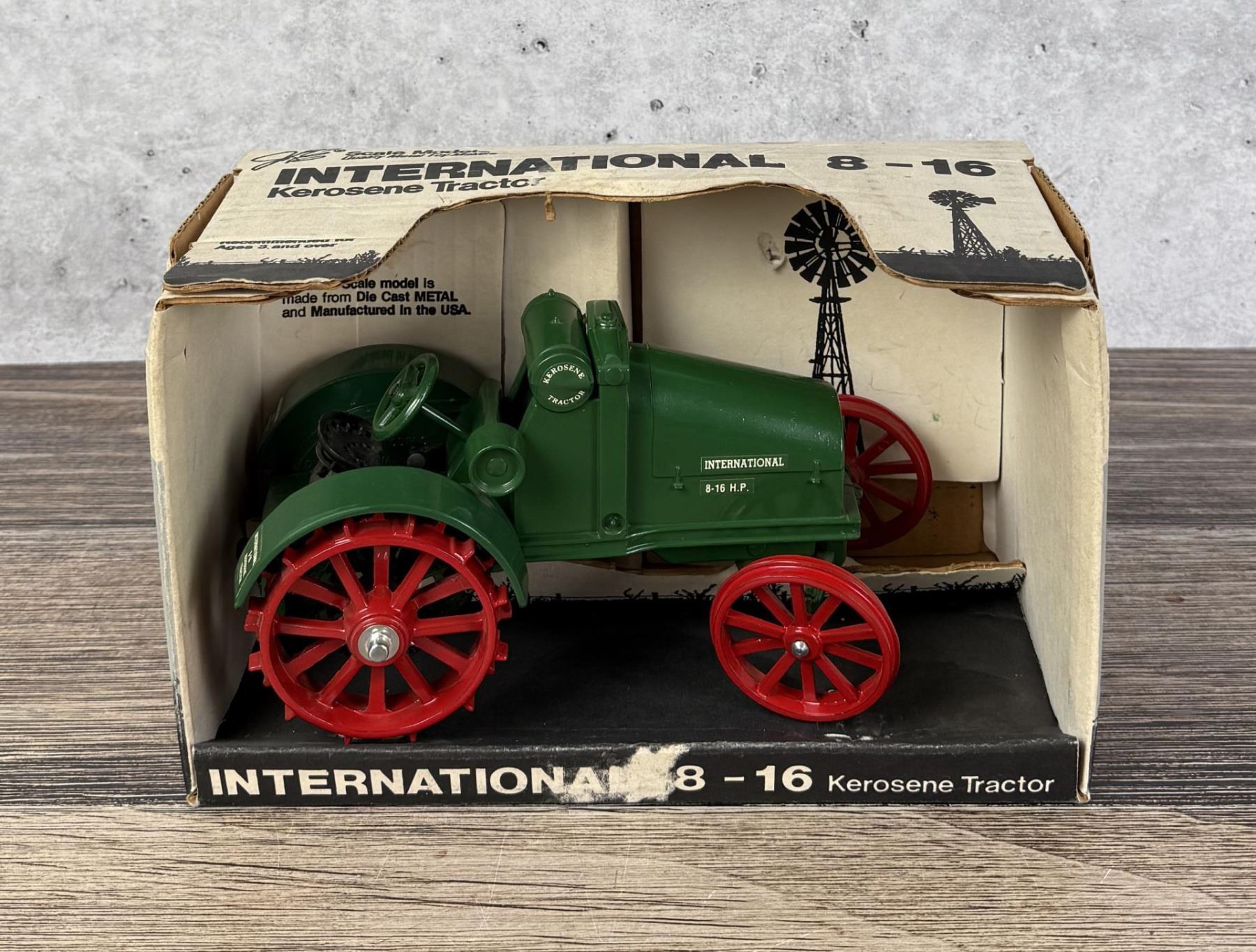 Scale Models Die Cast International Tractor Toy