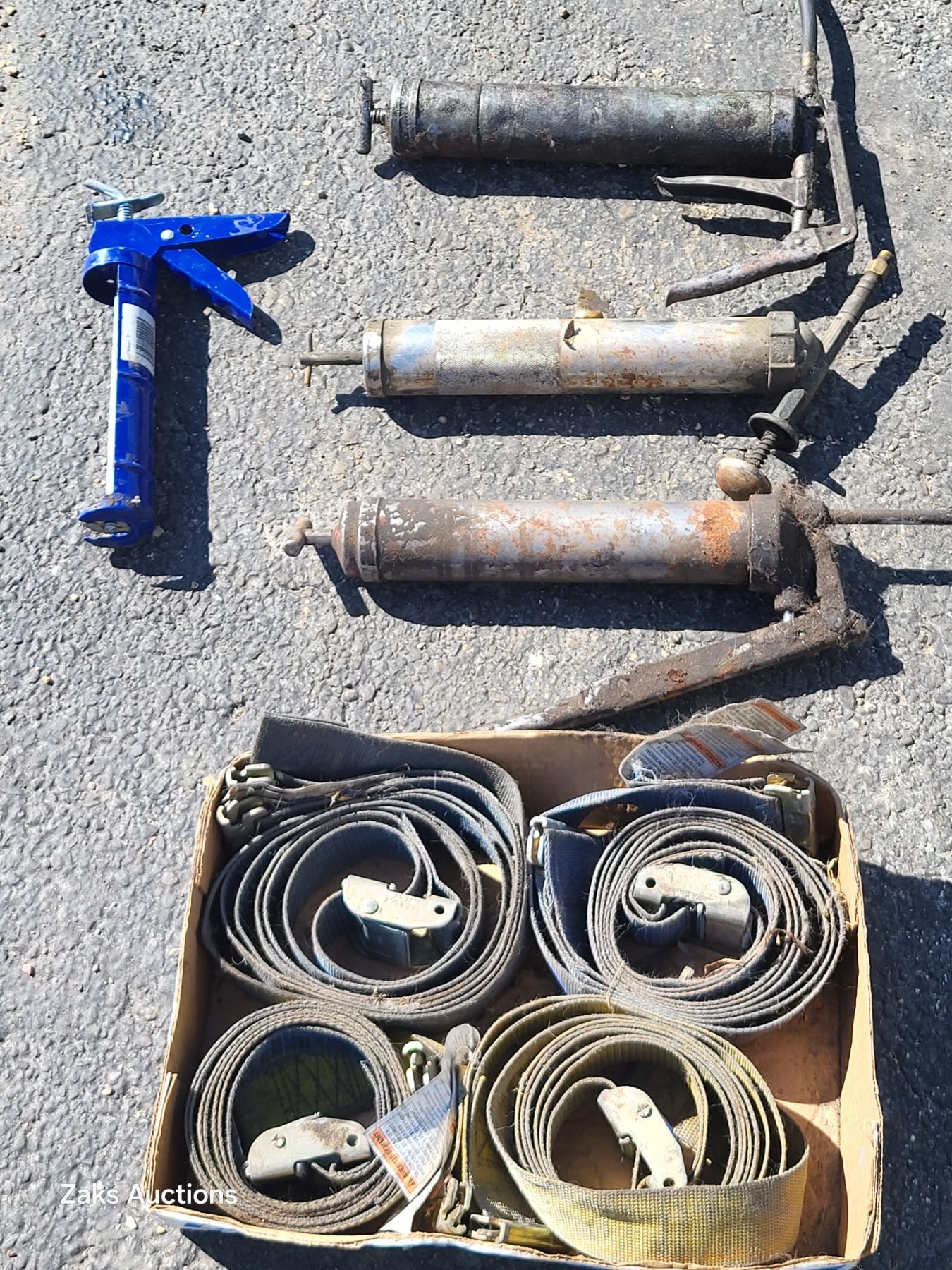 Ratchet Straps, 3 Heavy Duty Grease Guns, 1 Cualking Gun