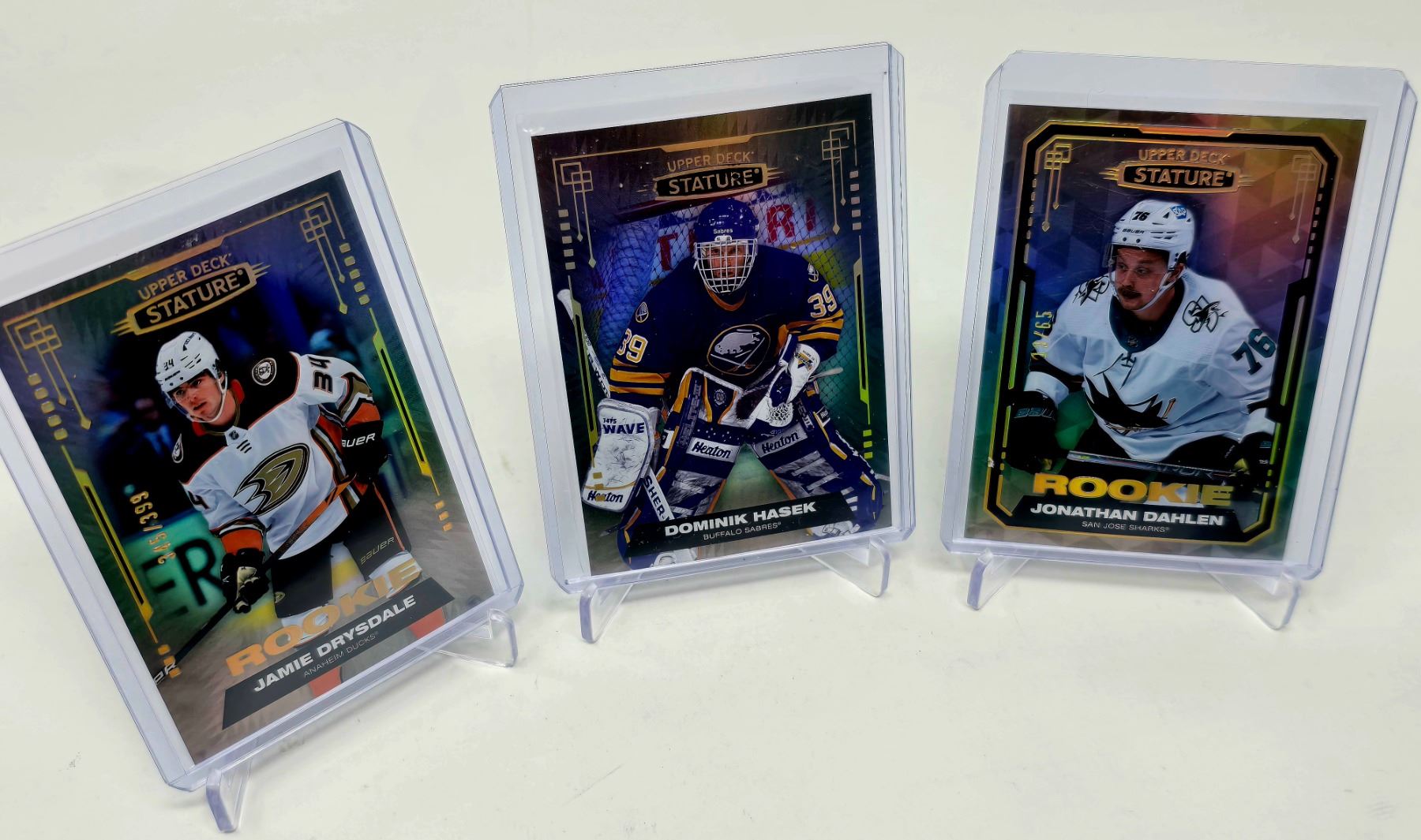 Trio of Upper Deck Stature Hockey Cards â€“ Hasek, Drysdale, Dahlen