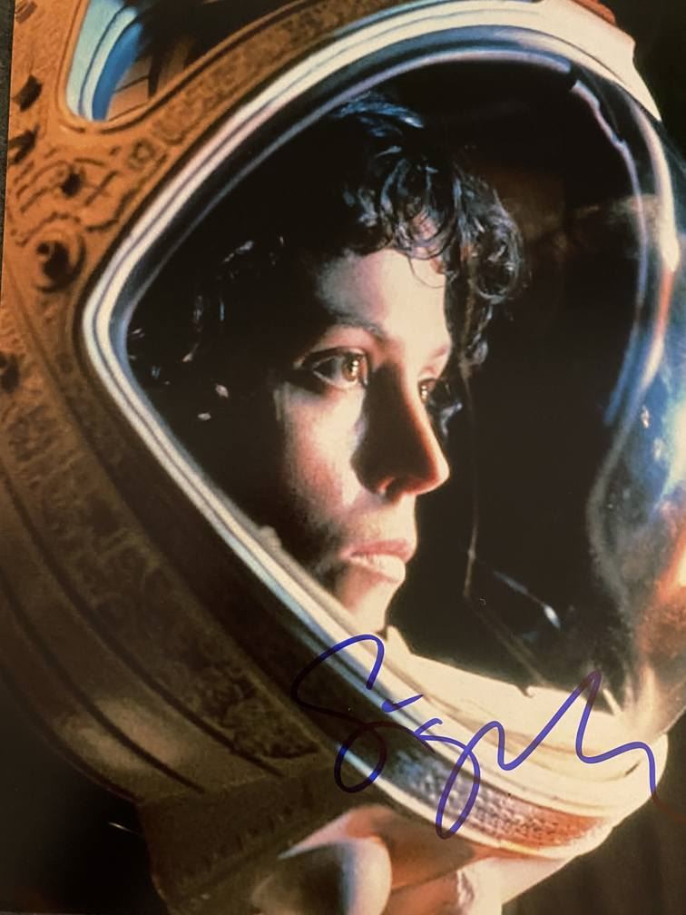 Alien Sigourney Weaver signed movie photo