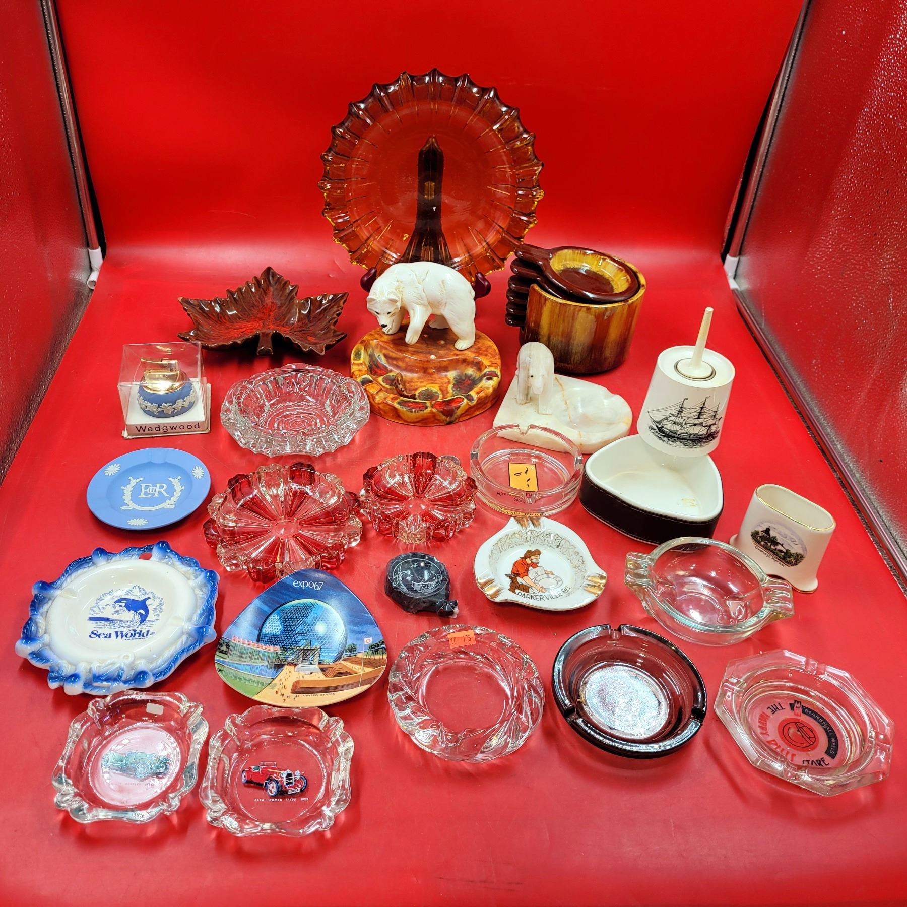 VTG Ashtrays & Wedgwood Table Lighter (Advertising, Automobiles, etc.)