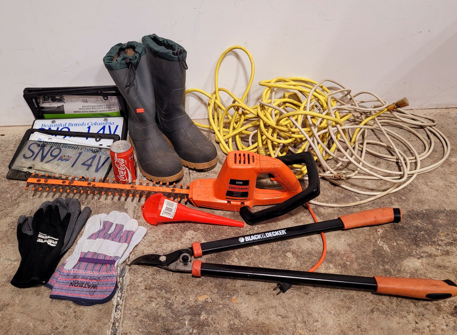 Black & Decker Bush Trimmer, Craftsman Hedge Trimmer, Extension Cords ...