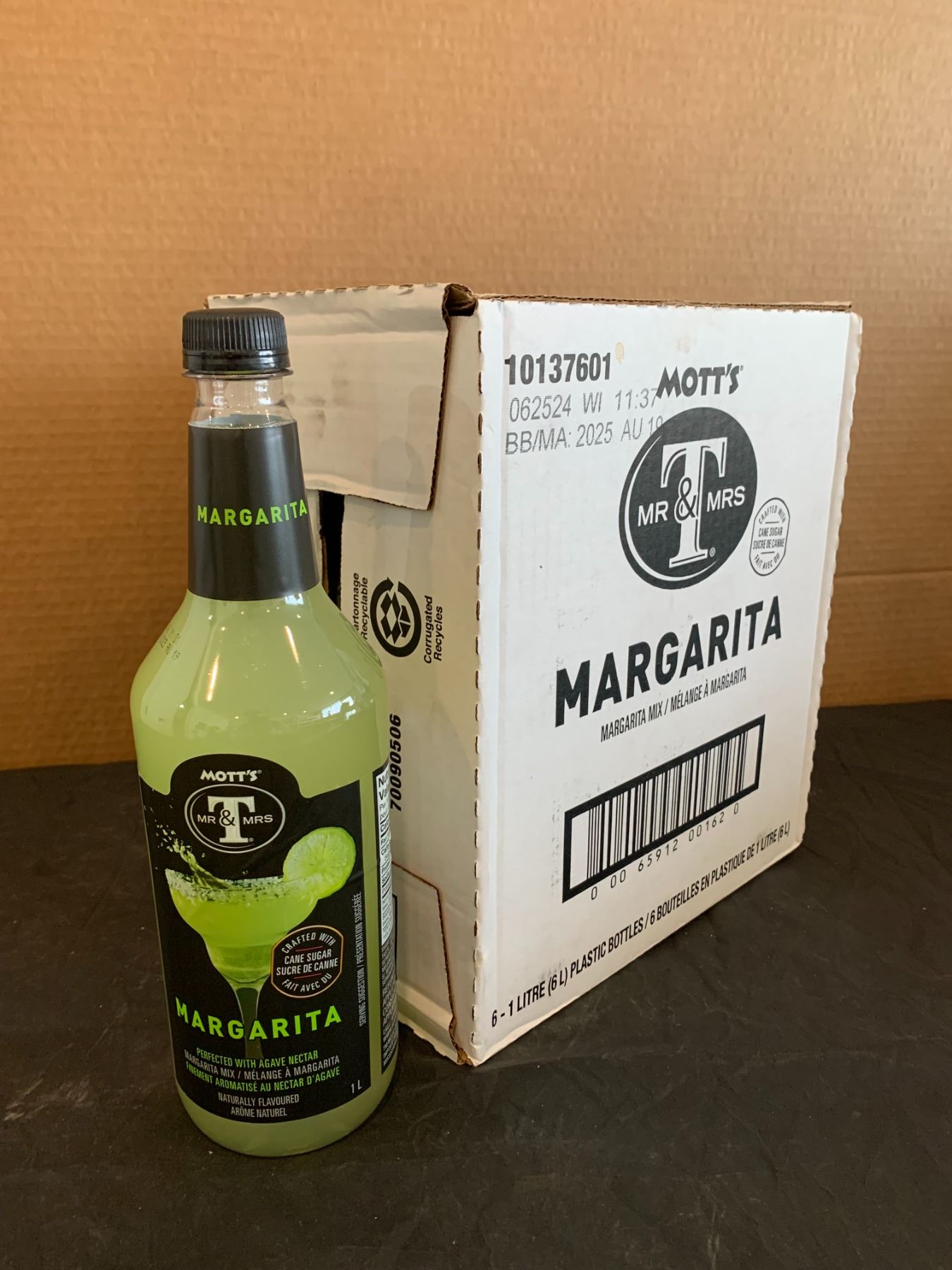 Mott's Margarita Mix 6 Pack 1 L Bottles Lime BB2025/Aug 19