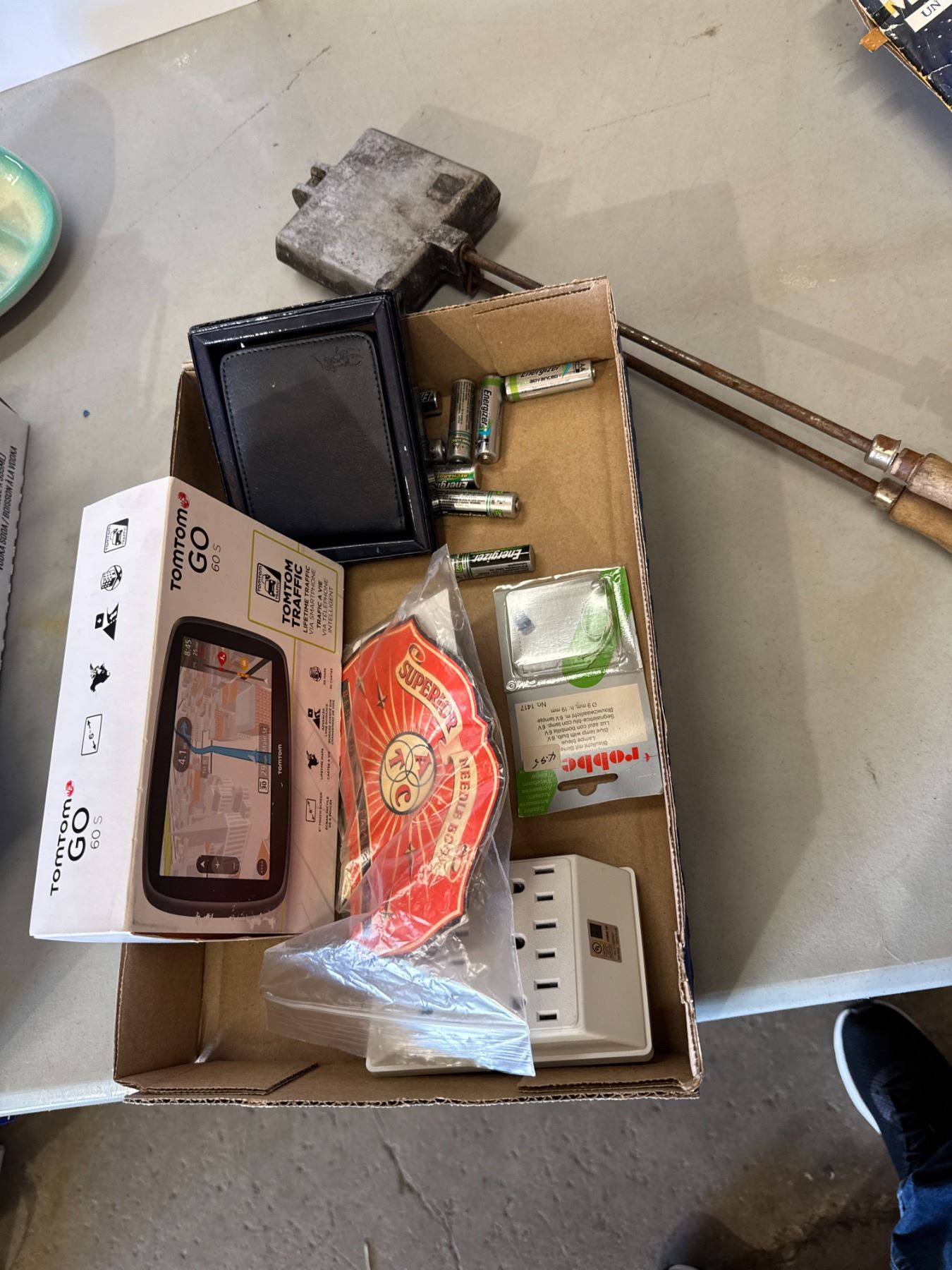 Tom, Tom , wallet, superior needle, Boeuk and camping cooker