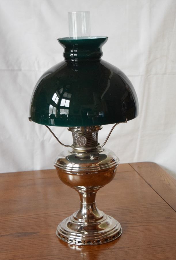 Aladdin lamp Model 11, made May 1921 to August 1922, emerald shade