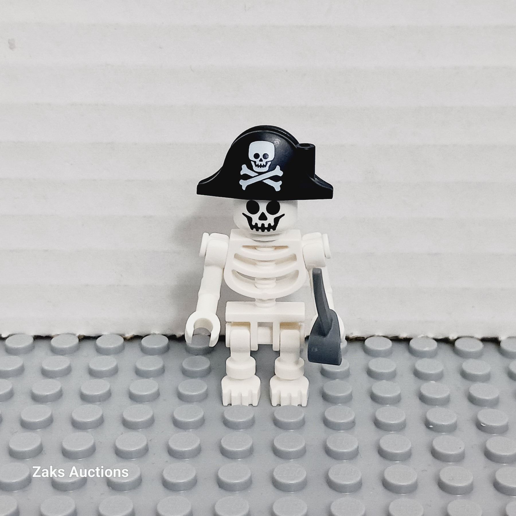 LEGO Skeleton - Standard Skull, Bent Arms Vertical Grip, Black Bicorne ...