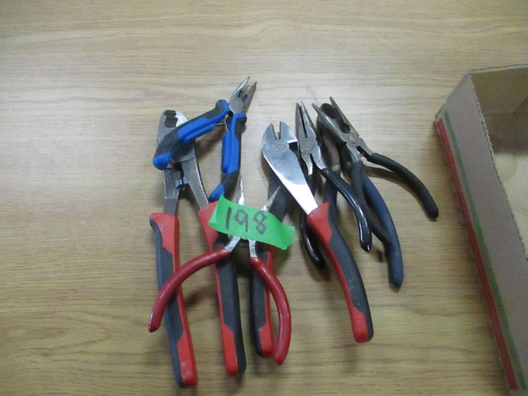ESTATE: BOX C/W ASSORTED PLIERS