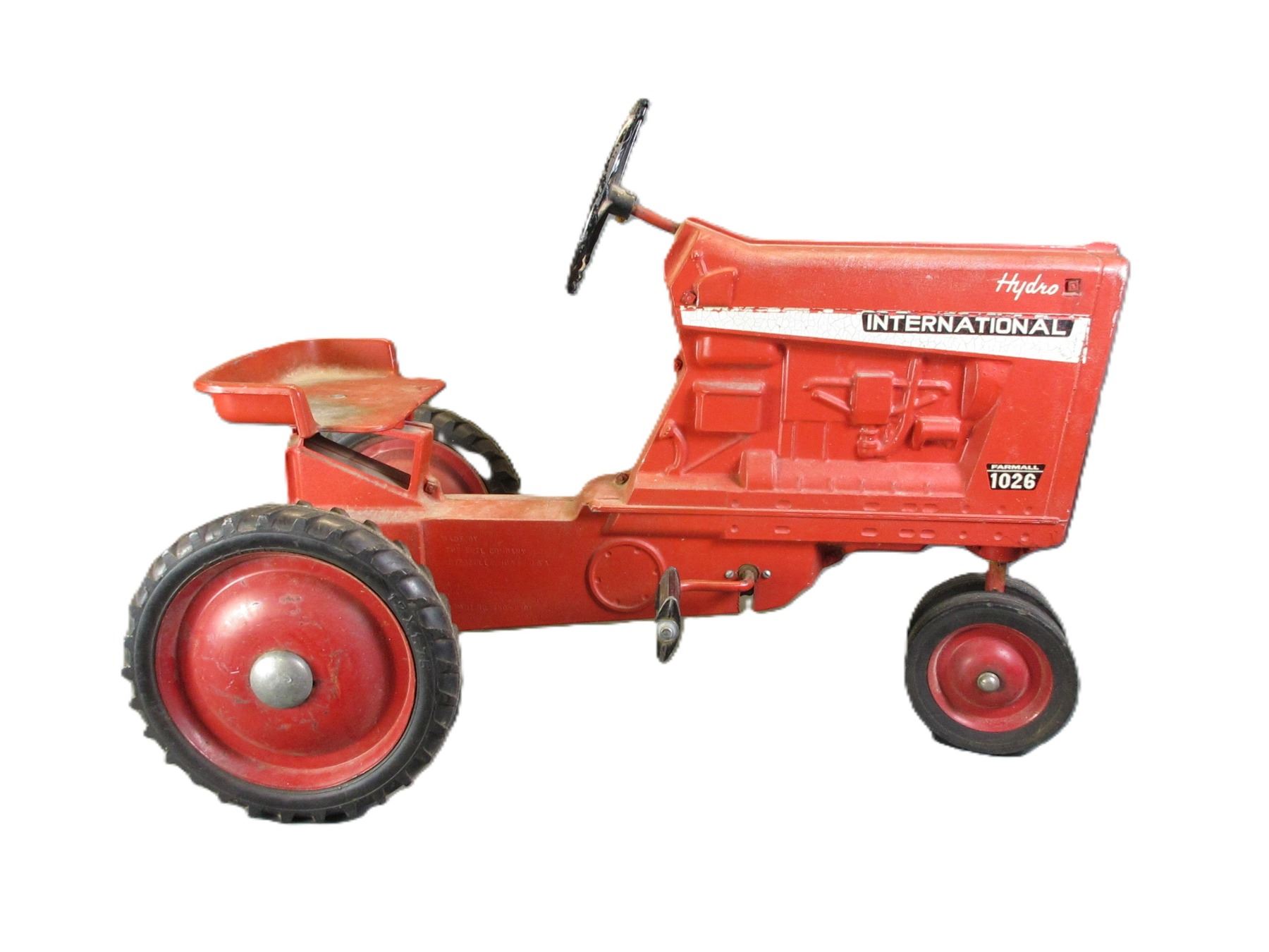 International Farmall Hydro Model 1026 Peddle Tractor- 21.5" X 35" X 18"