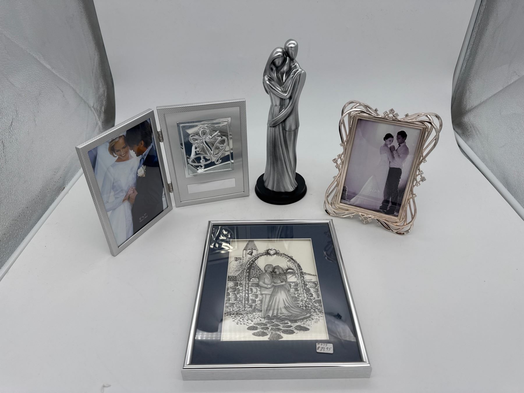 Wedding Set - 2 Photo frames, wedding picture and wedding statue