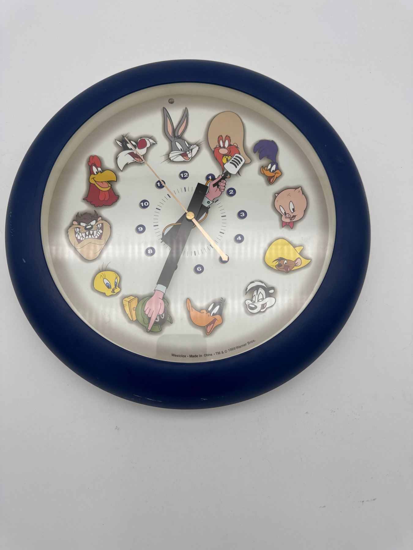 Looney Toons Clock