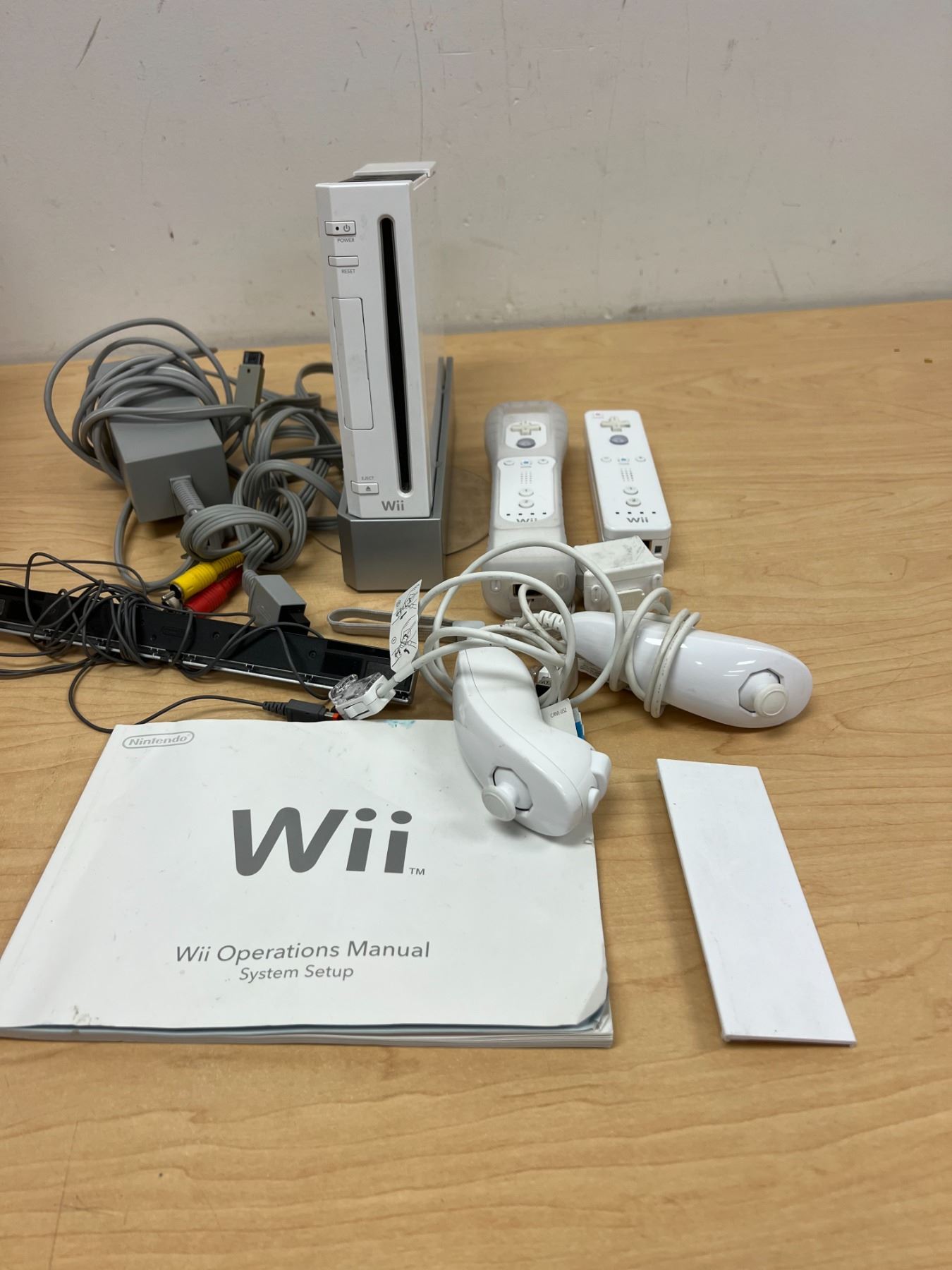 Nintendo Wii Bundle - see all photos for details - not tested