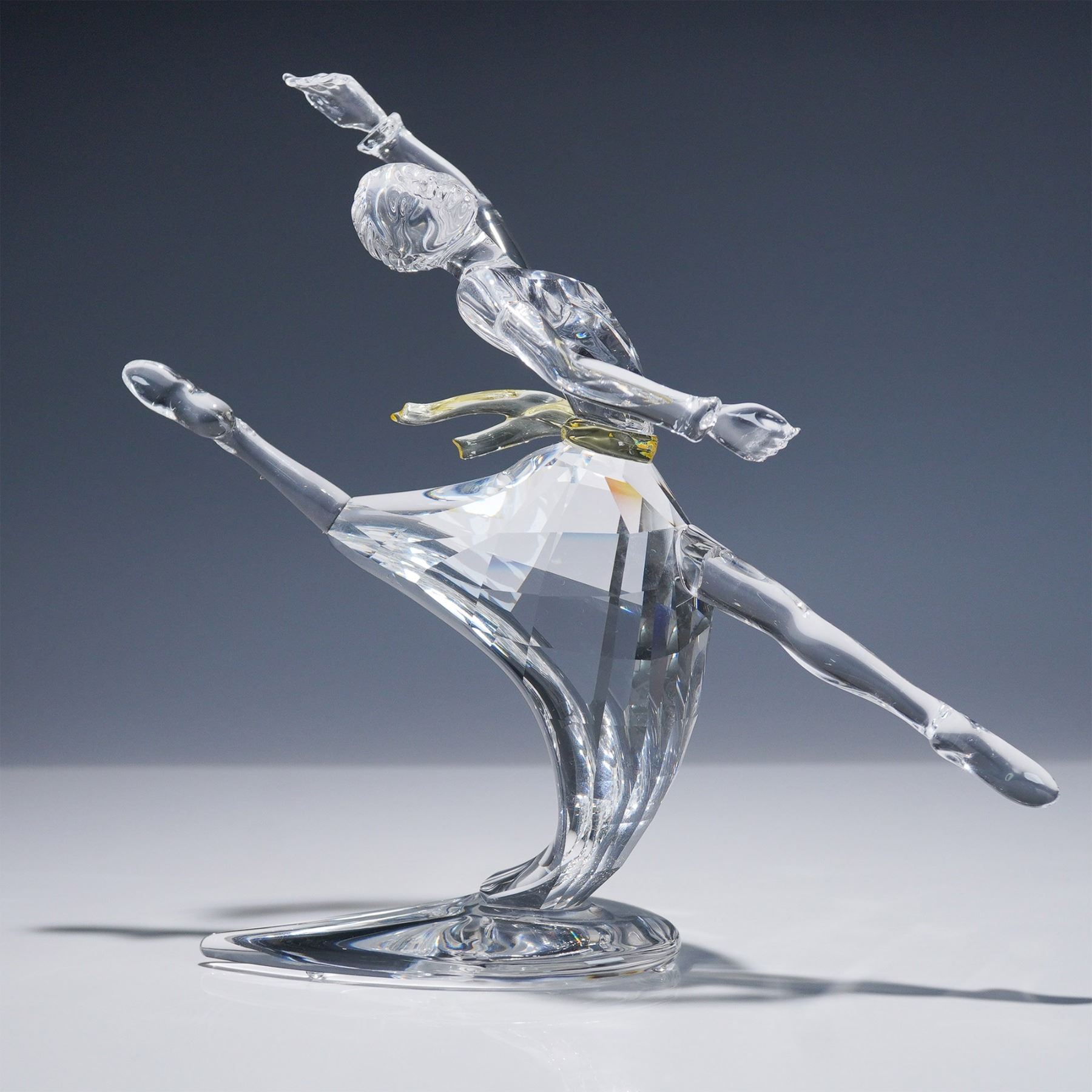 Swarovski Crystal Figurine 2004 Annual Edition Anna 627396