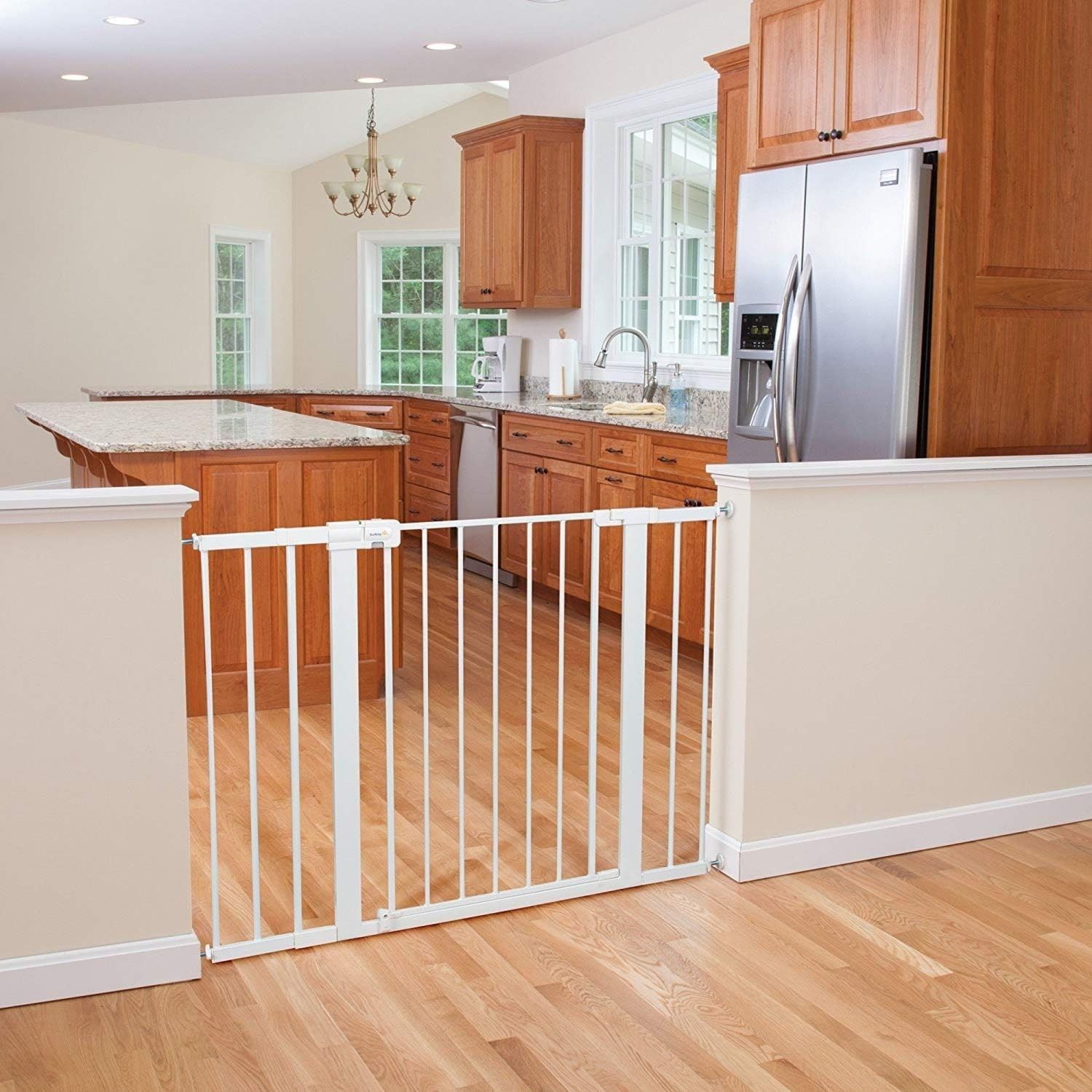 Safety 1St Extra Tall/Wide Walk Thru Gate White Ga106