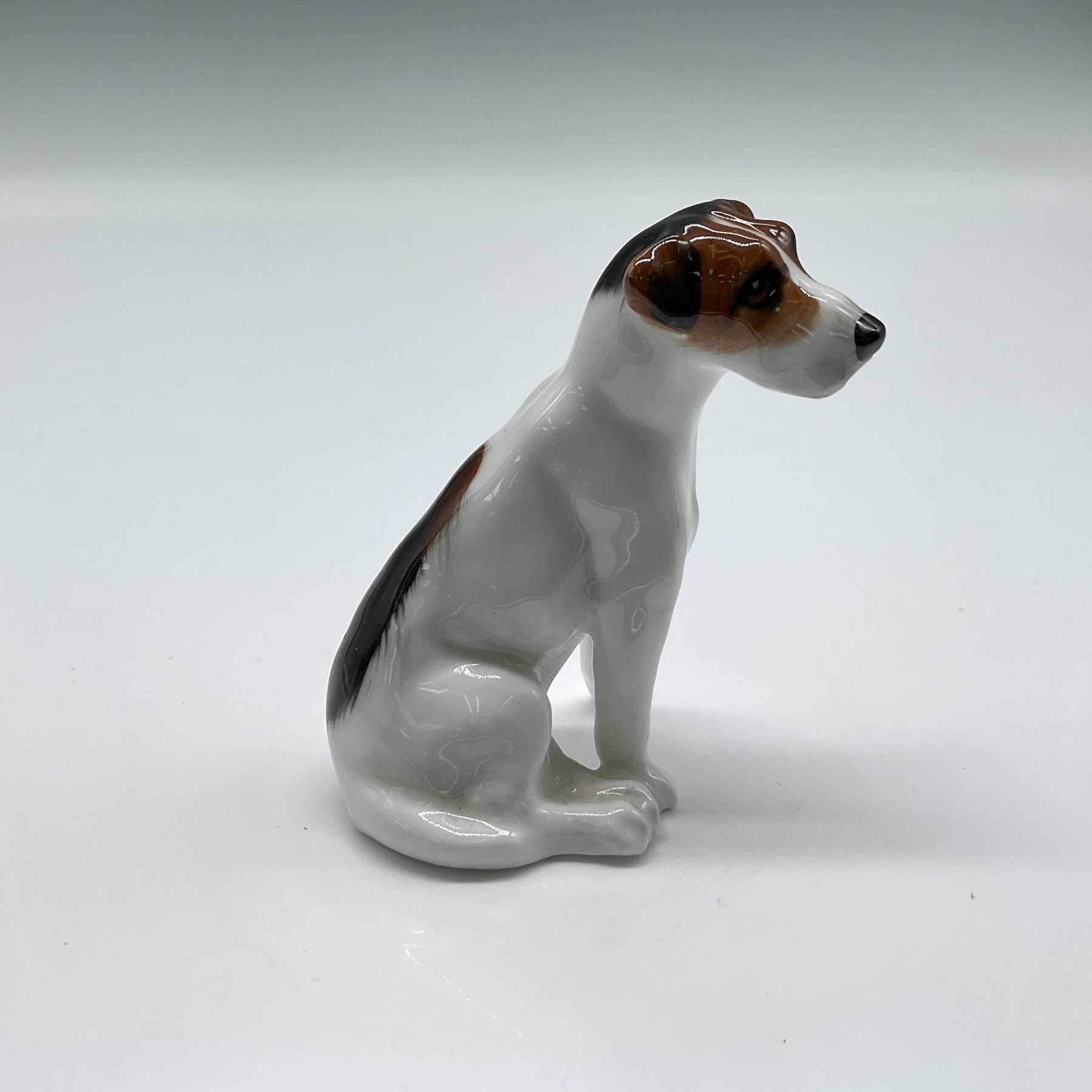 Royal Doulton Dog Figurine, American Foxhound K7