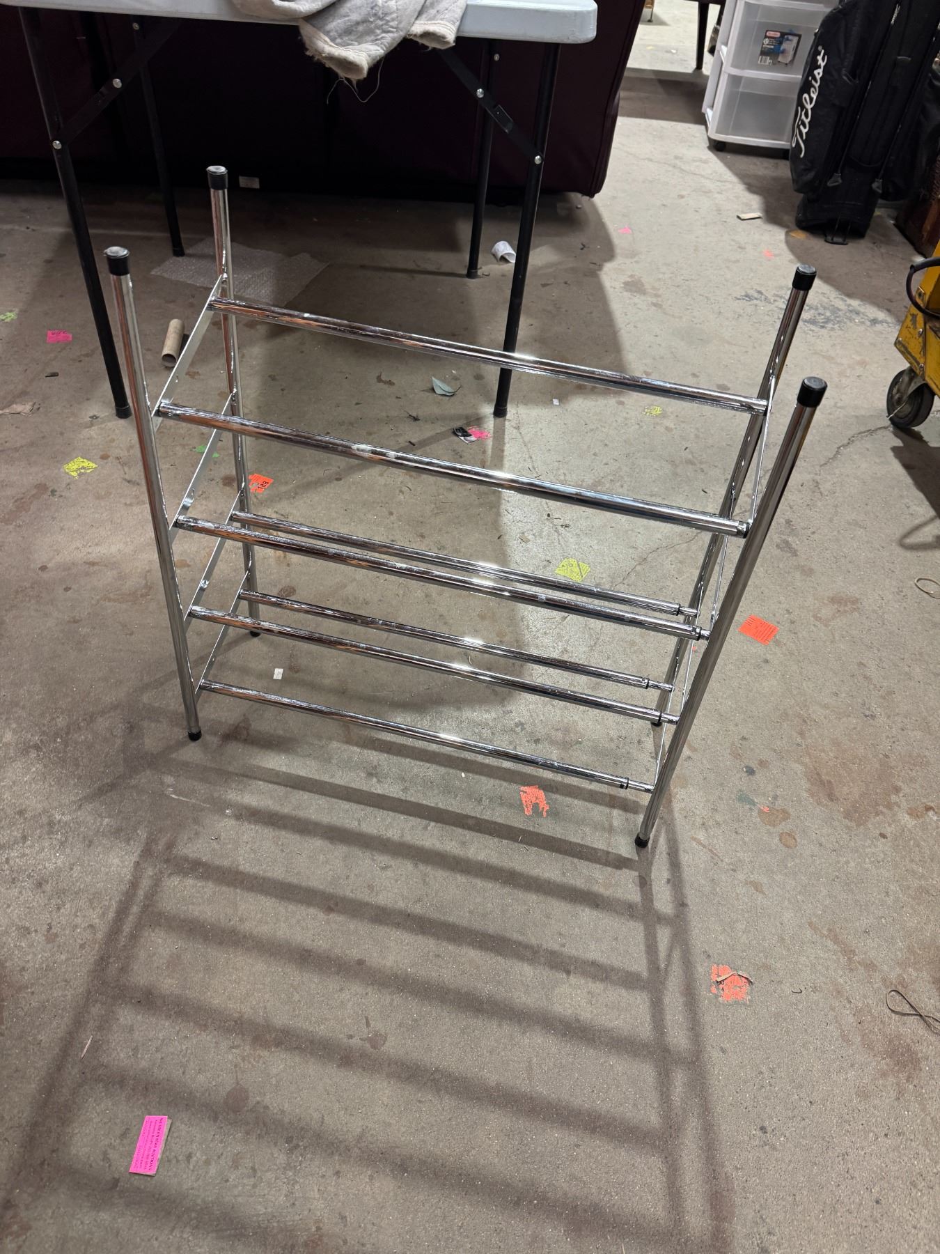 Expandable shoe rack