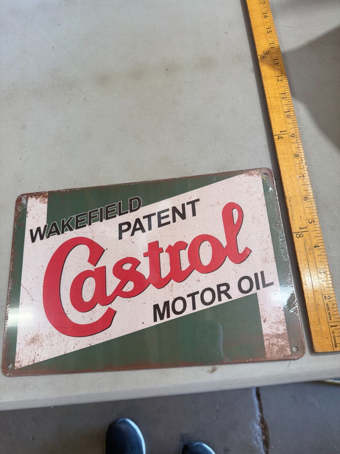 Castrol oil tin sign