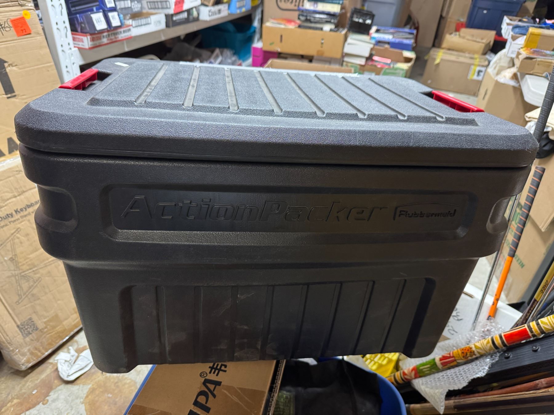 Rubbermaid action packer