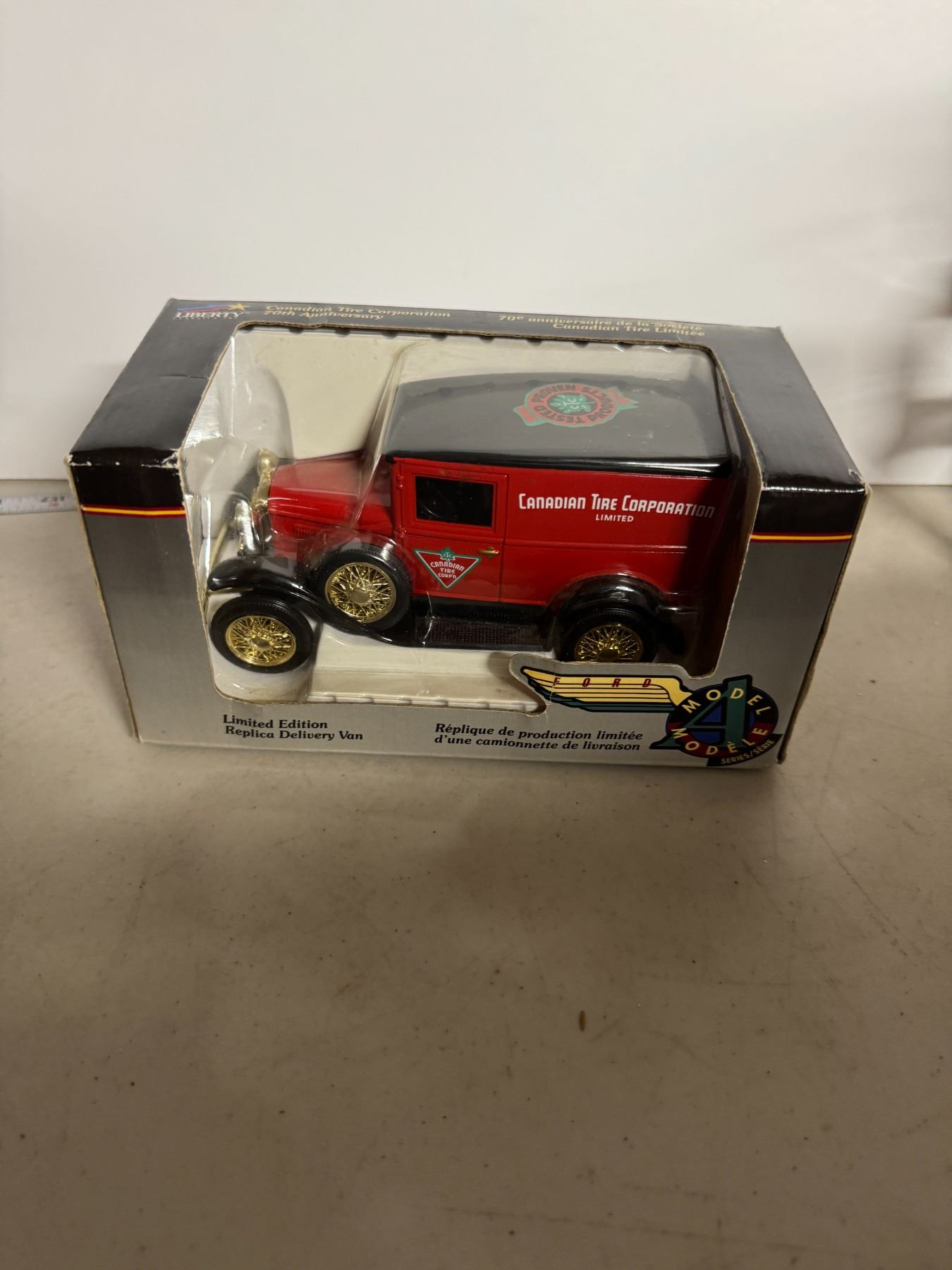 Canadian tire corporation Limited, edition, replica delivery van diecast