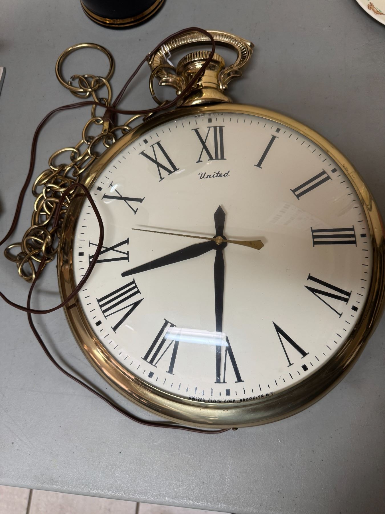 1966 United wall watch clock works