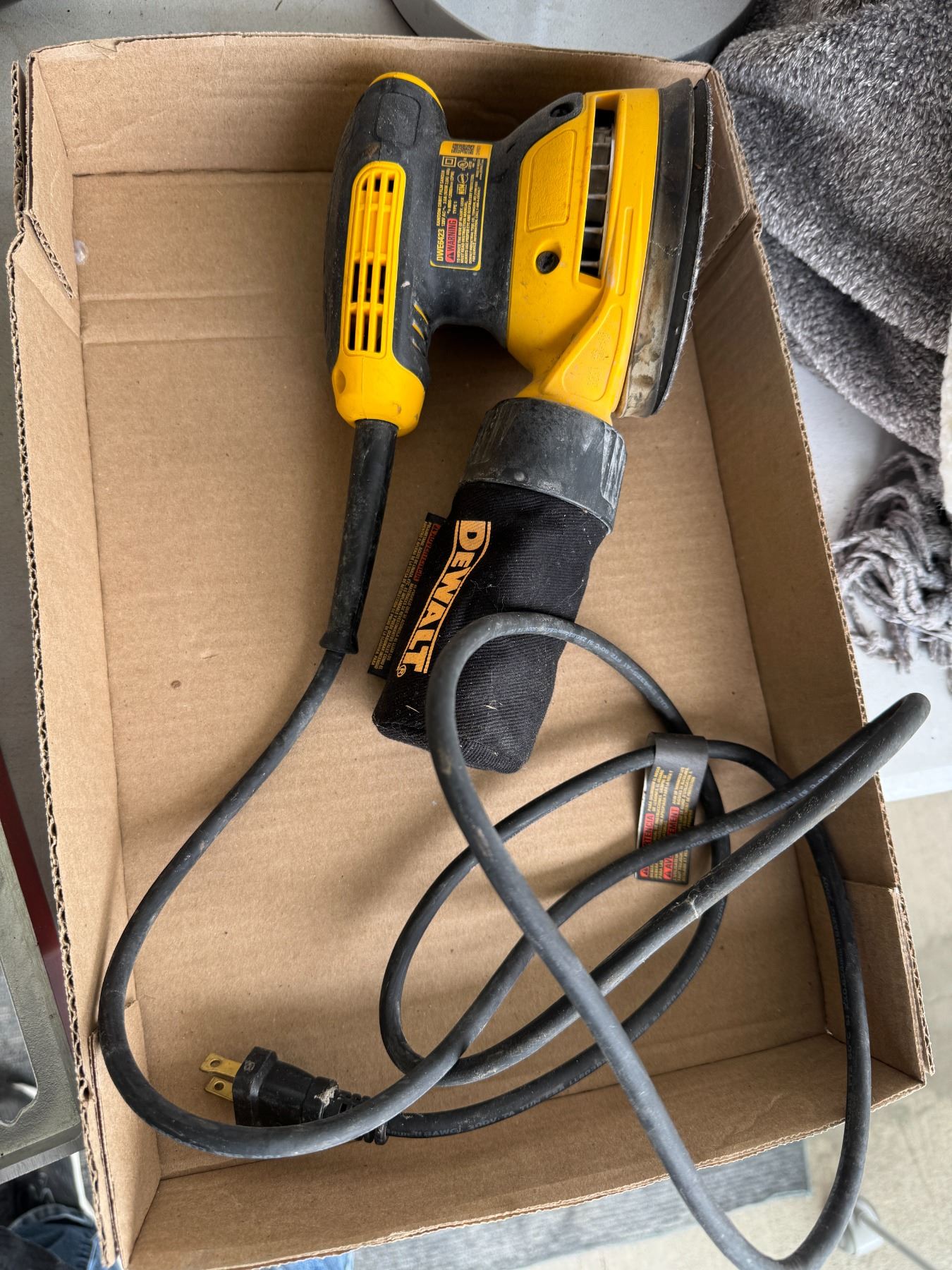 DeWalt, random orbit, palm sander