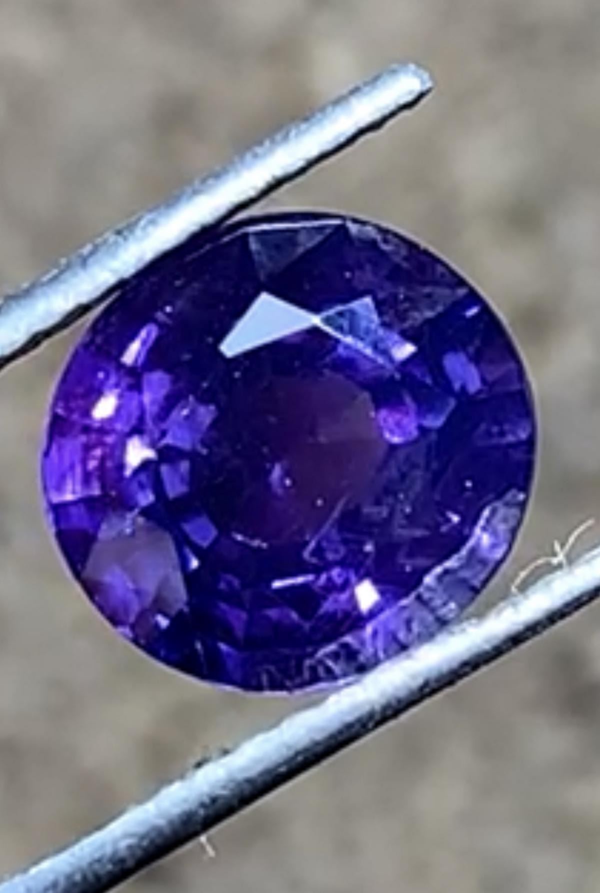 Natural Rare Color Change Kashmir Sapphire - Untreated