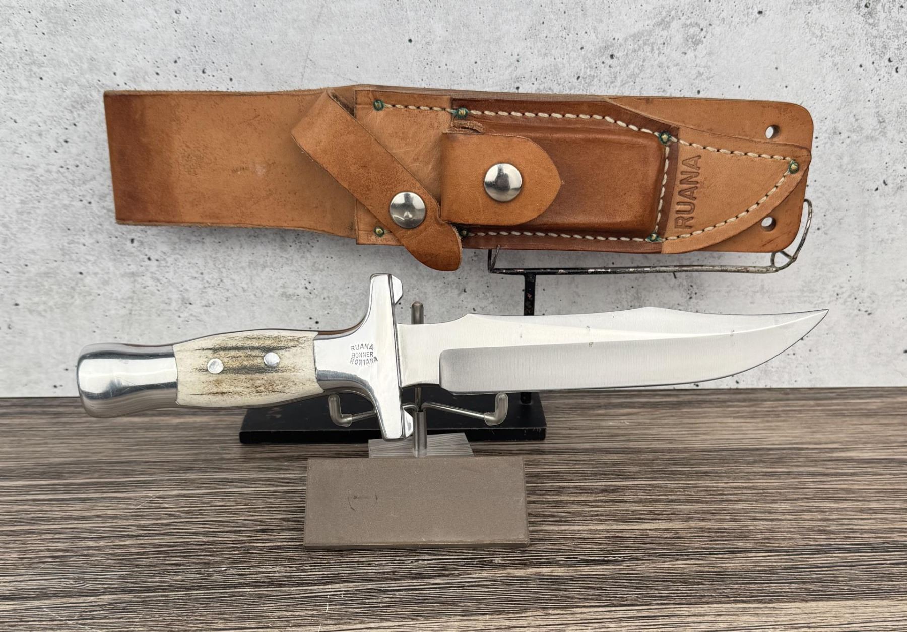 Ruana Bonner Montana Mountain Man Bowie Knife