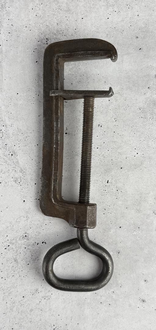 Newhouse #6 Oval Top Bear Trap Clamp