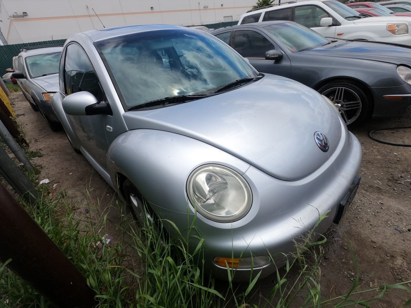 VOLKSWAGEN BEETLE 2001 T-DONATION