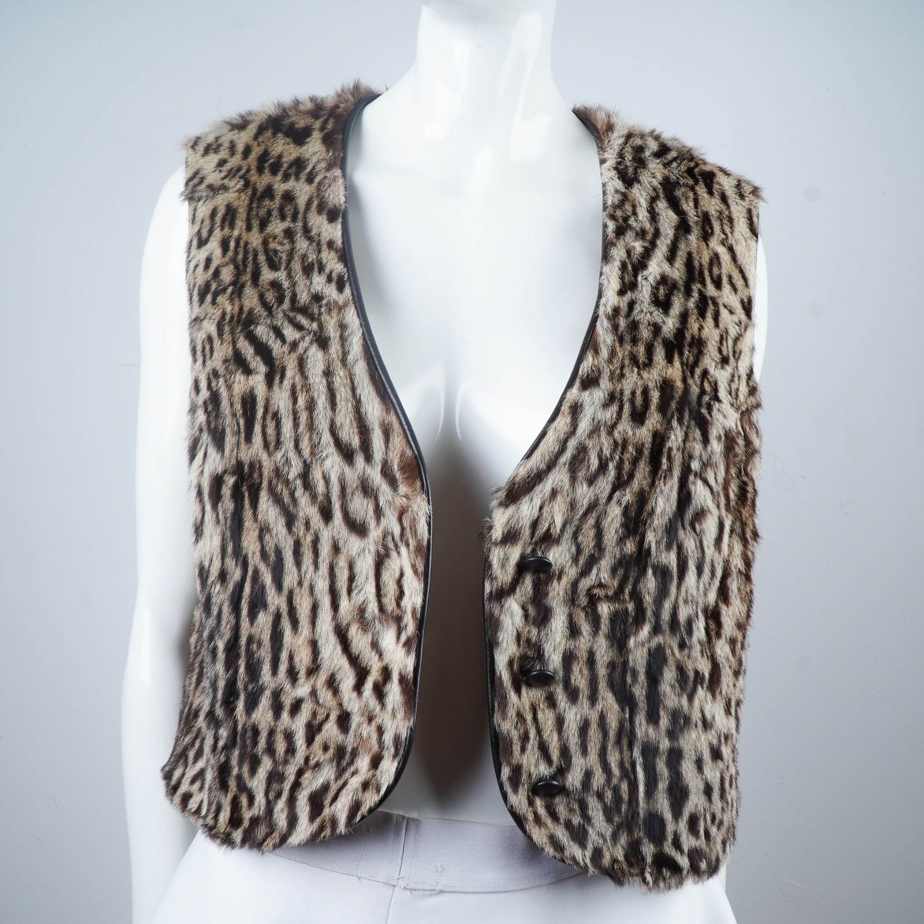 Exotic Fur Leopard Print Vest, Sleeveless Design w/ Satin Lining