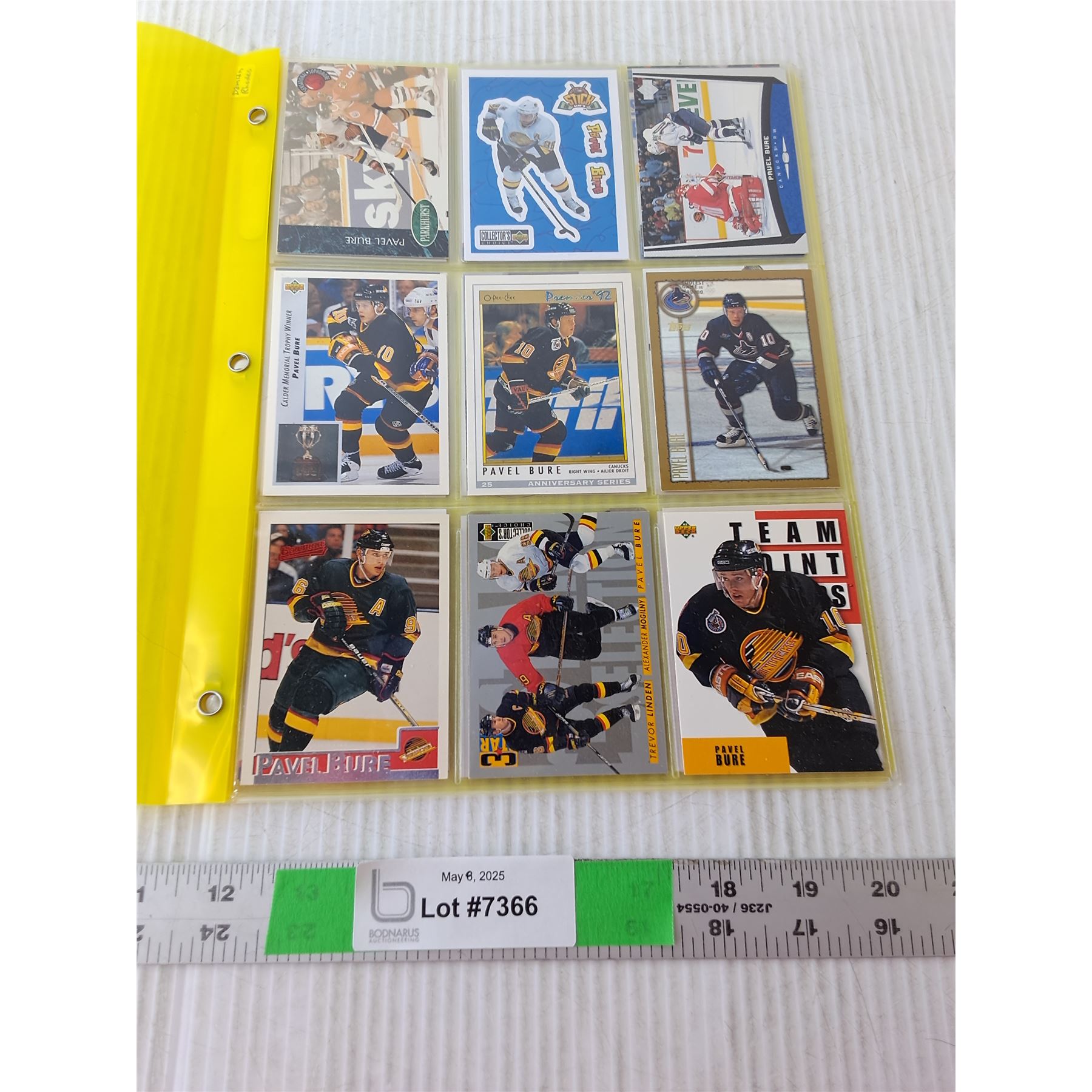 (27) Pavel Bure Hockey Cards - Bodnarus Auctioneering