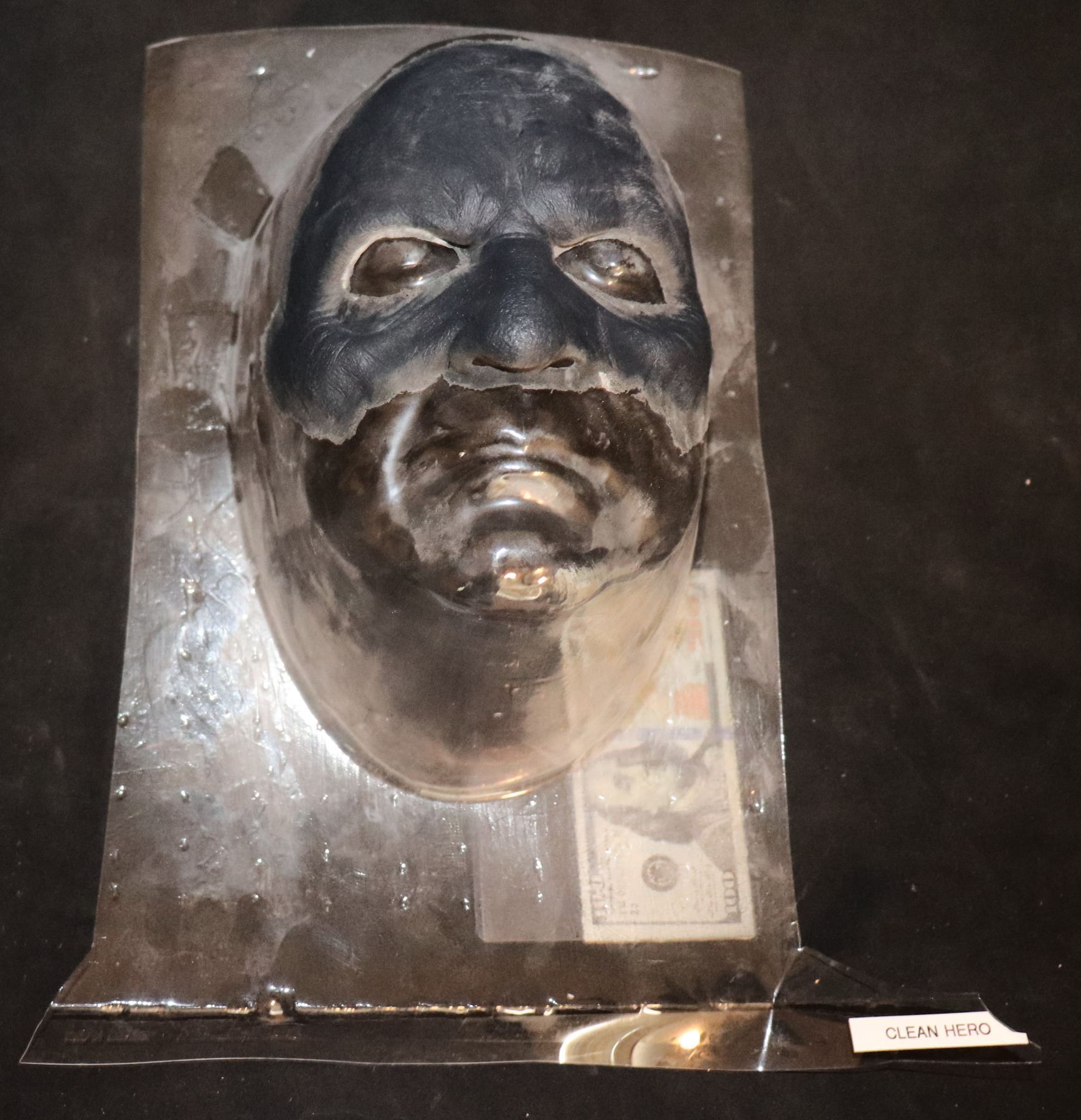 INSIDIOUS LIPSTICK-FACE RED DEMON HERO APPLIANCE A