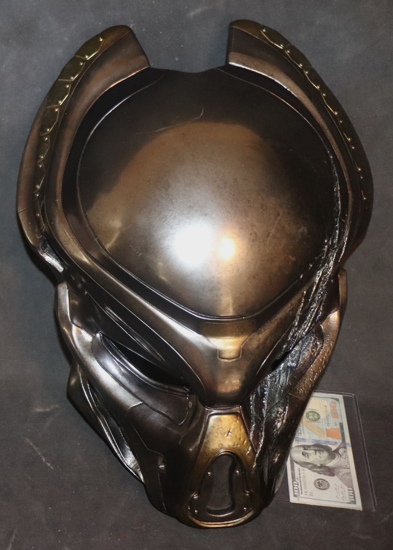 PREDATOR THE FUGITIVE BATTLE DAMAGED HELMET PAINTED