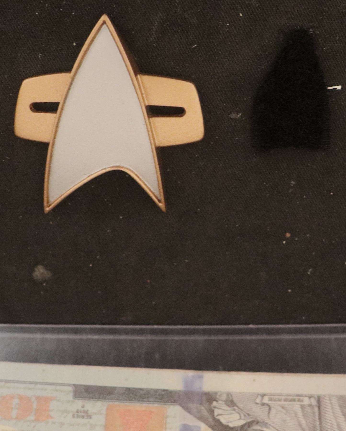STAR TREK TNG ERA VOYAGER COMM BADGE SCREEN USED FROM THE GREG JEIN ...
