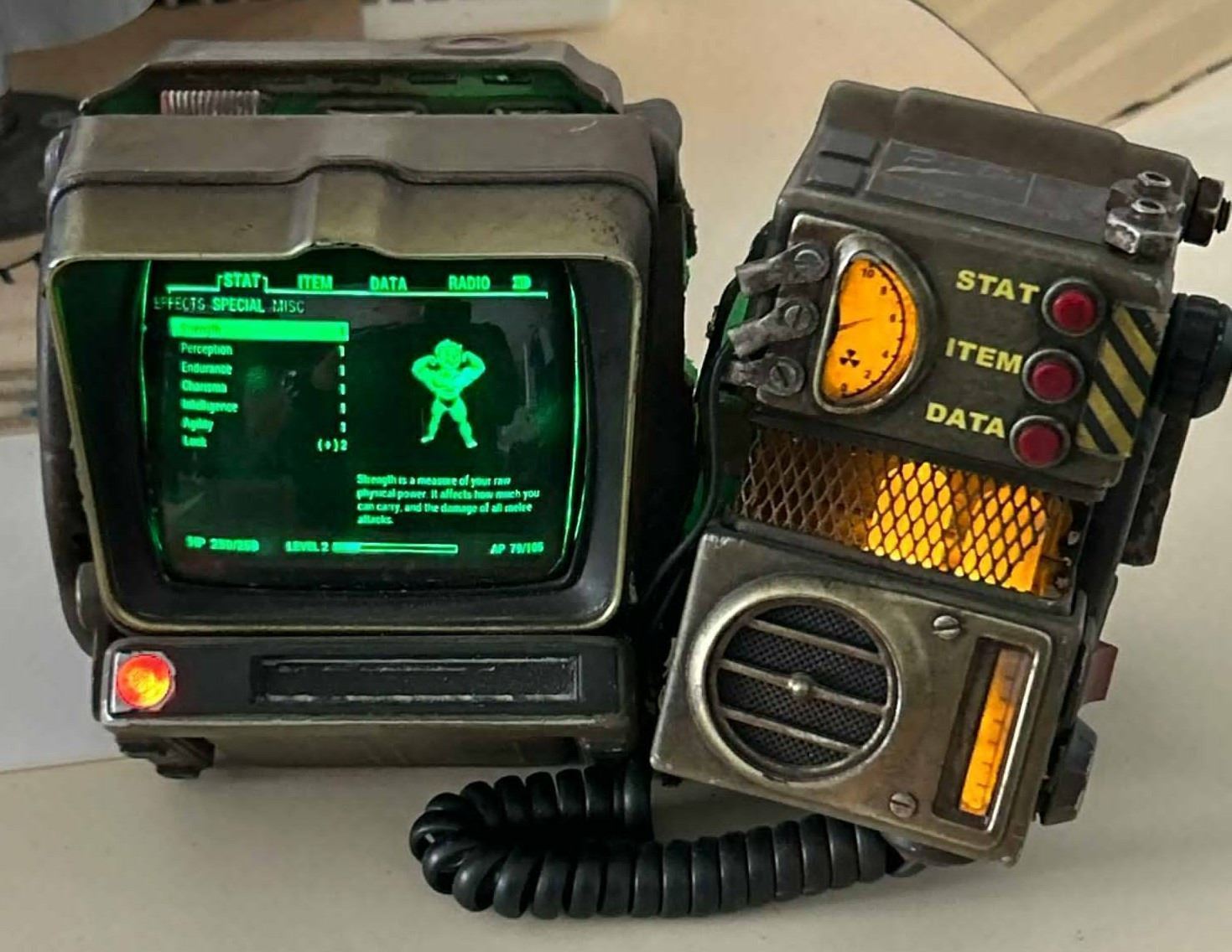 FALLOUT PIP BOY FROM FIRST VIDEO GAME COMMERCIAL LIGHTS UP AND WEARABLE