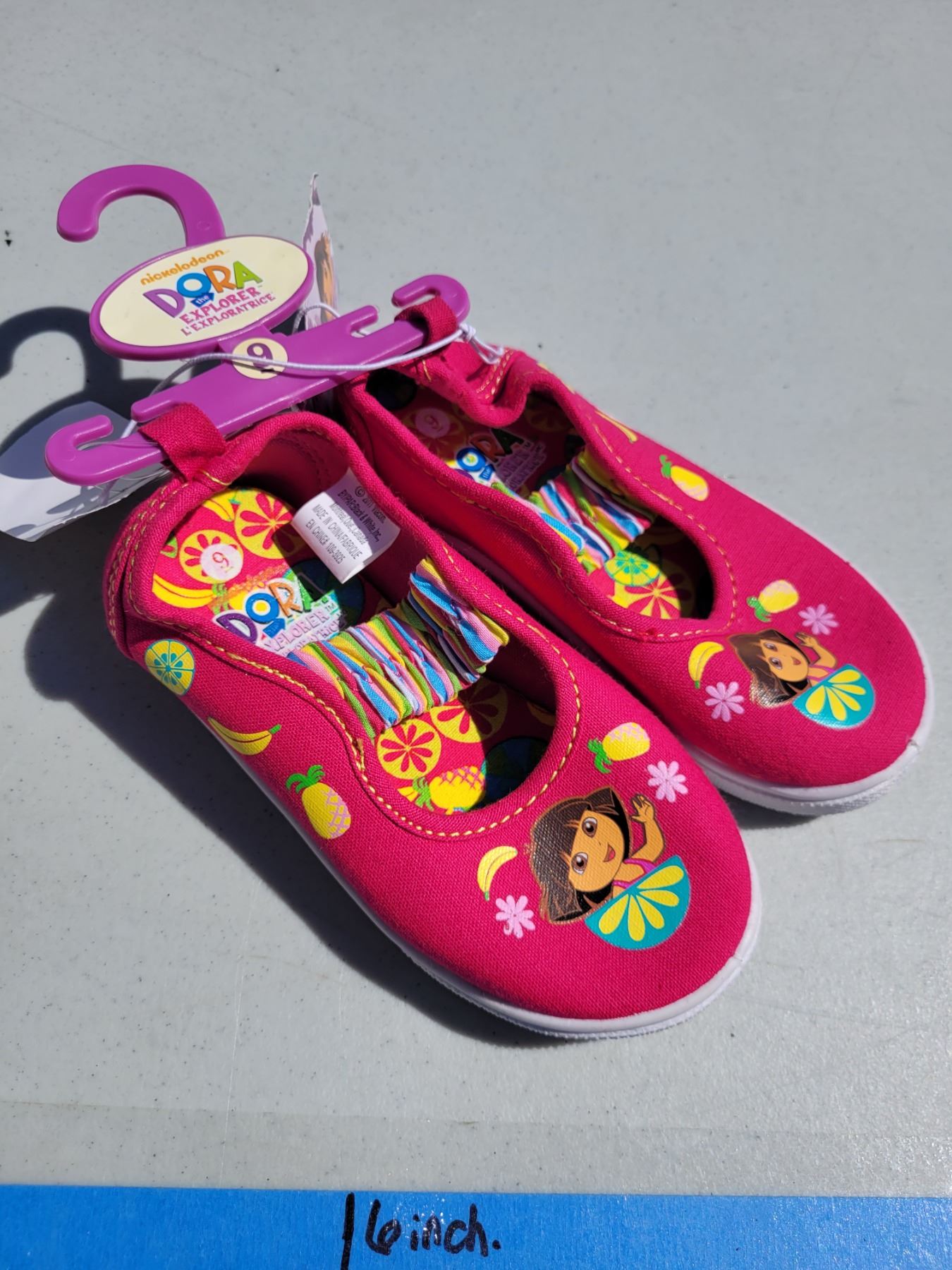 Dora The Explorer Shoes - Sz 9