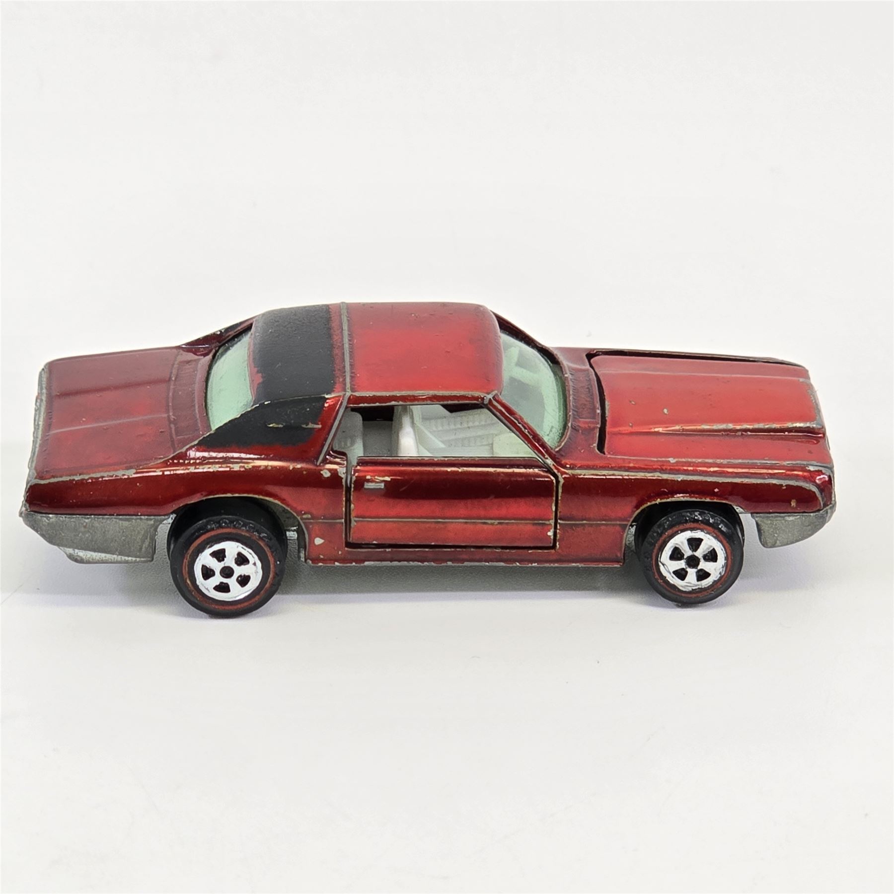 Johnny Lightning Topper Custom T Bird