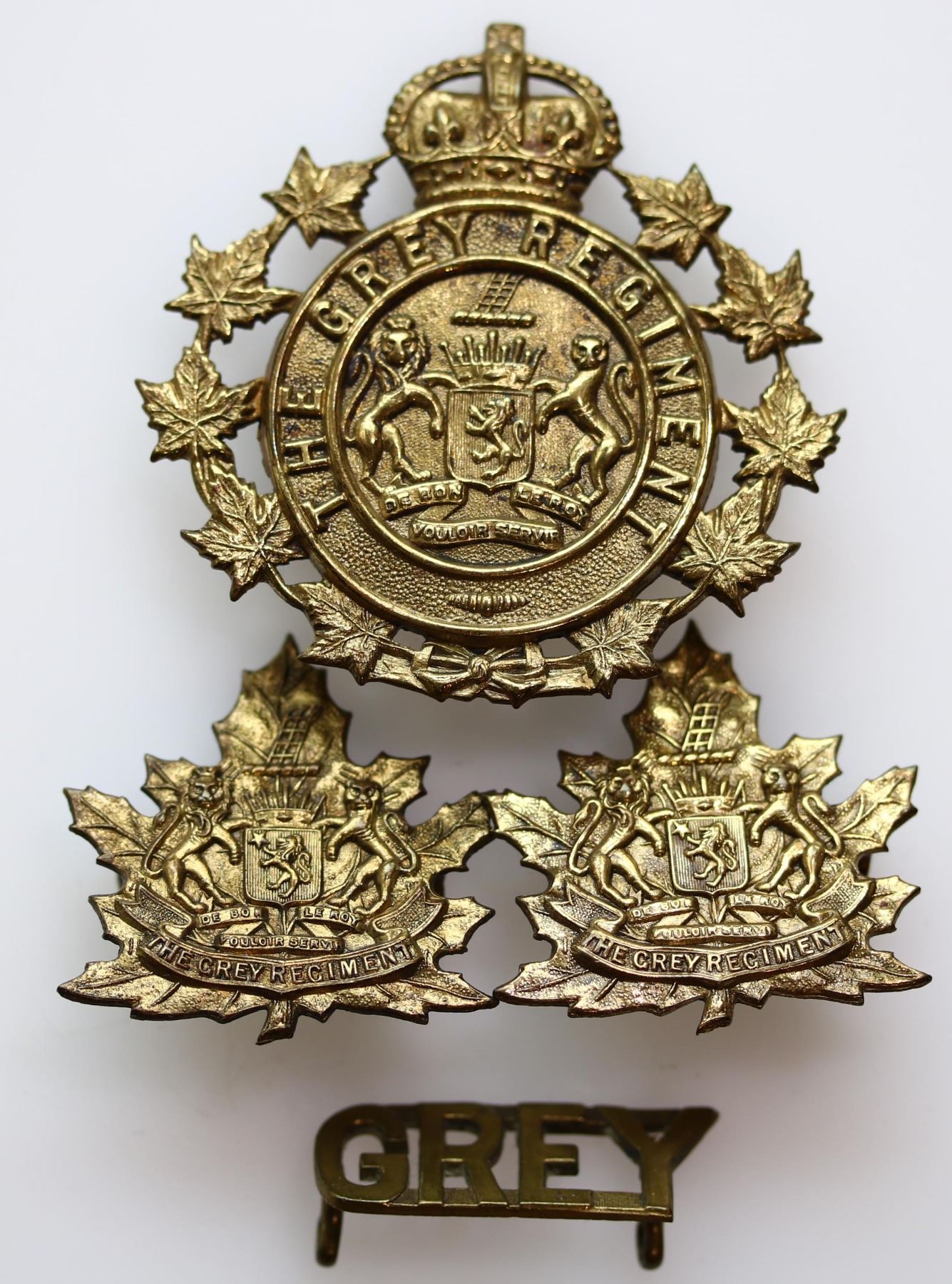 Militaria Insignia C.E.F. WW1; The Grey Regiment Cap, Collar and ...