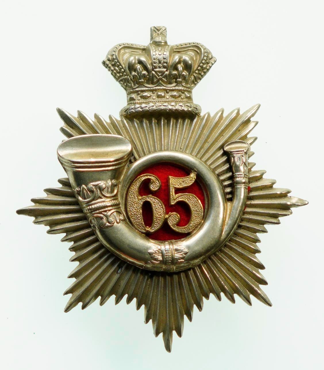 Militaria Insignia 1920-50; 65th Mount Royal Rifles badge.