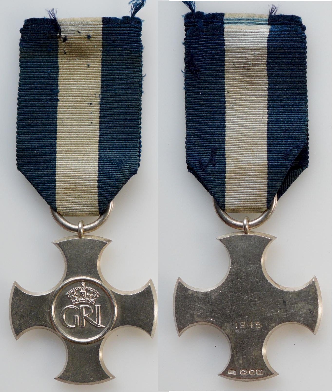 Militaria Medal; WWII 1945 Distinguished Service Cross Medal. George VI ...
