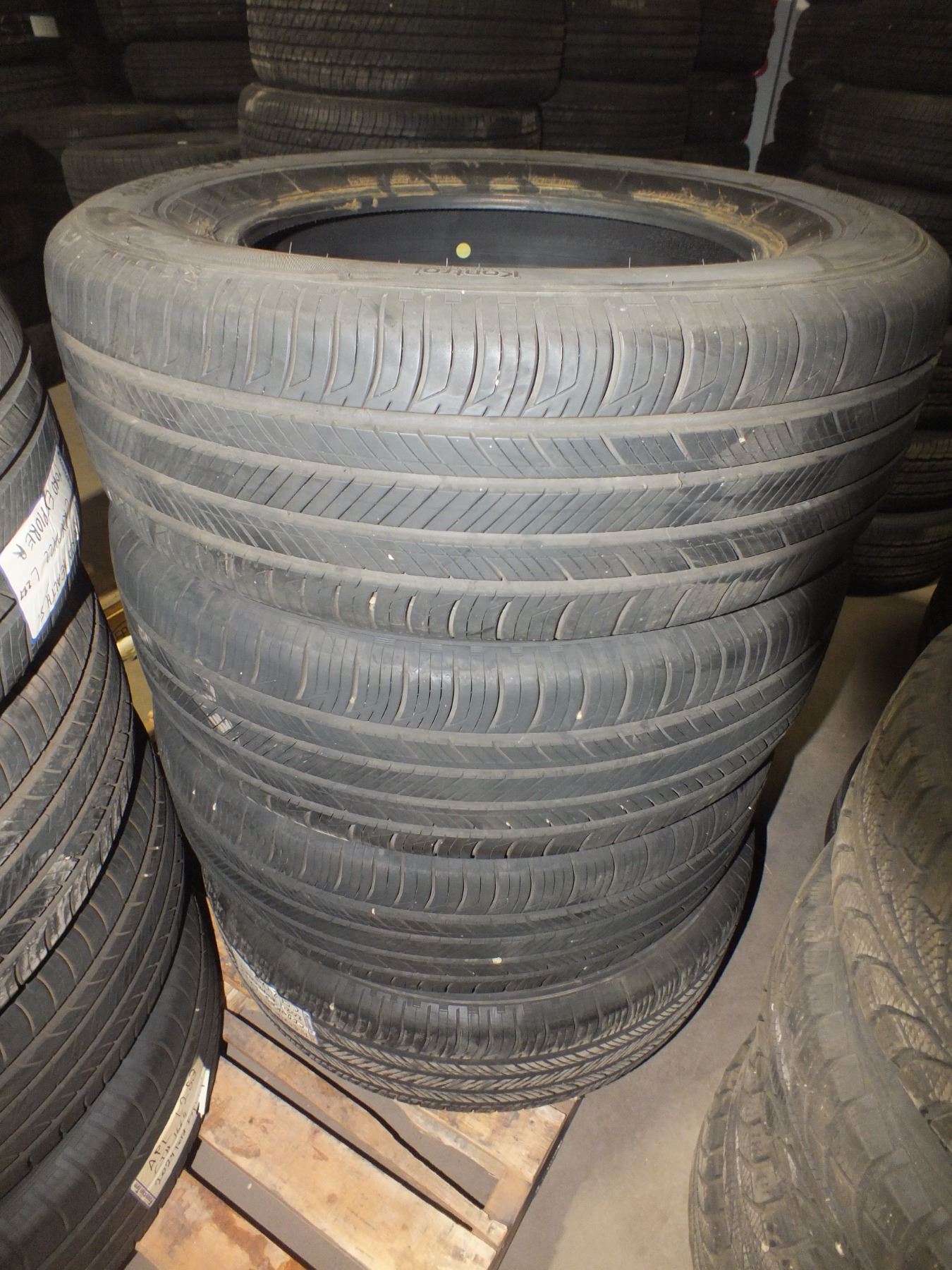 Set Of 4 Tires no Rims